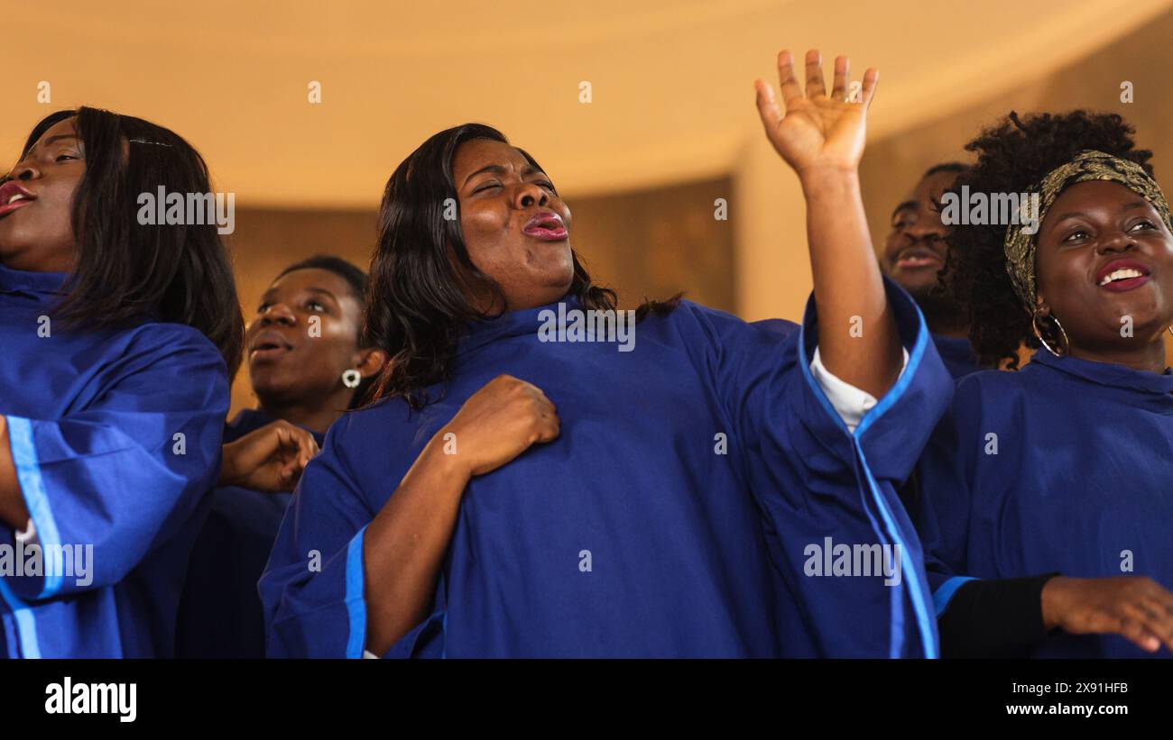African american women in choir robes hi-res stock photography and images - Alamy