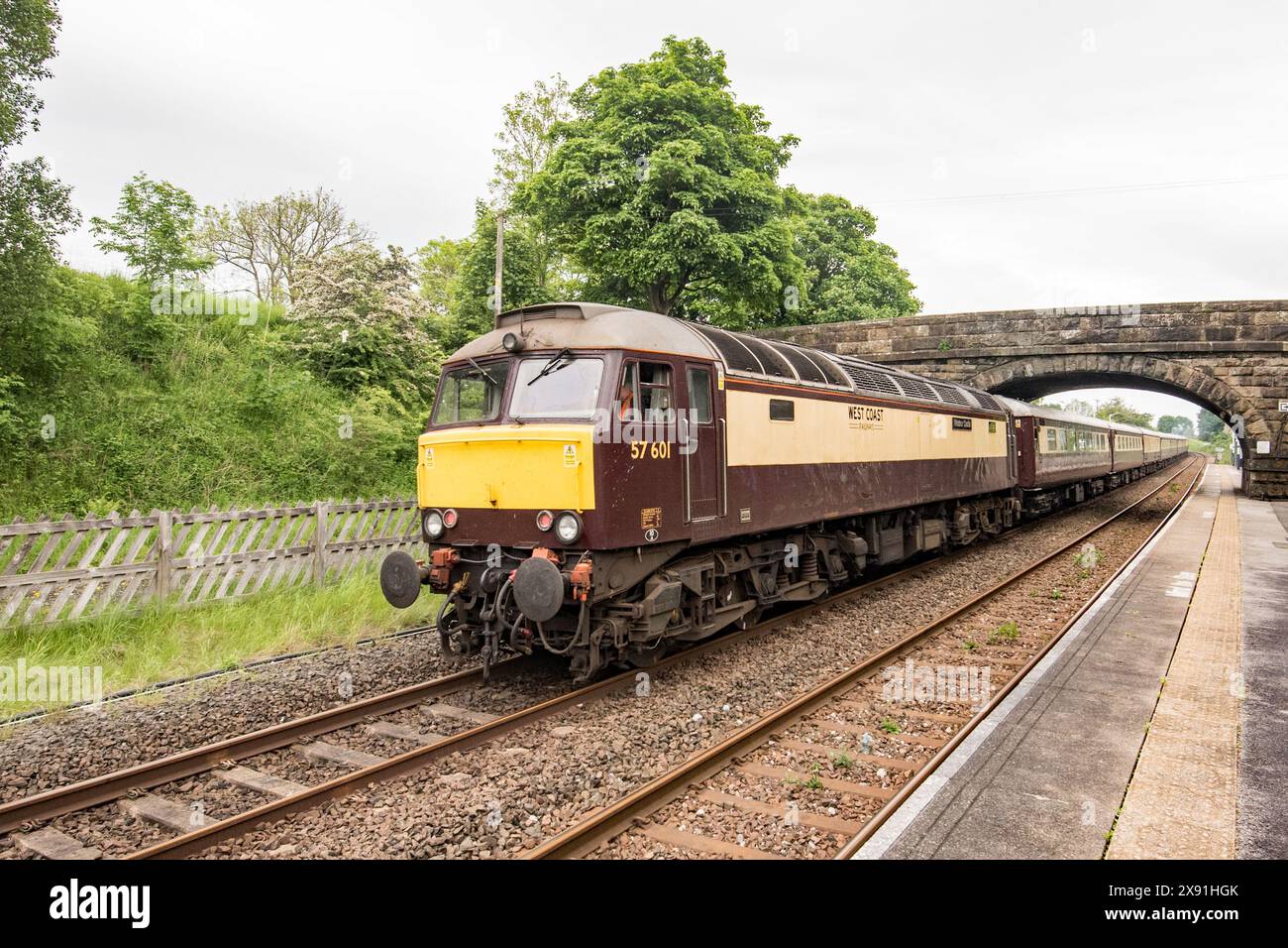 Windsor Castle 57601, at the rear of Black Five 44871 pulling The ...