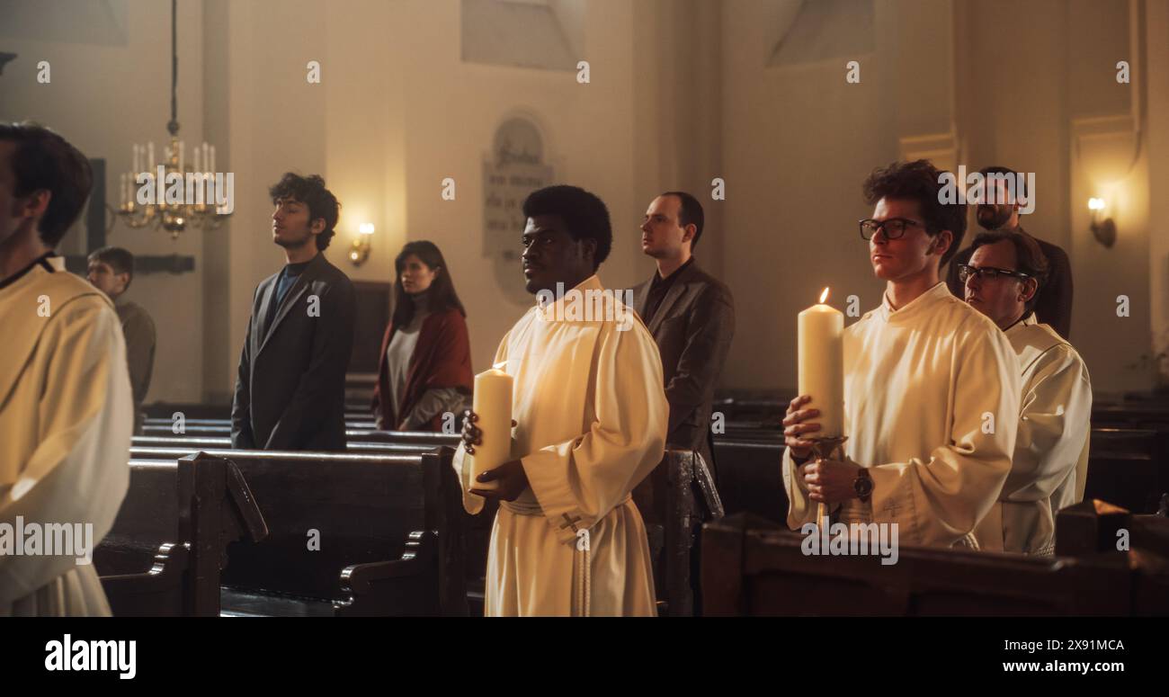 Jesus walking cross hi-res stock photography and images - Alamy