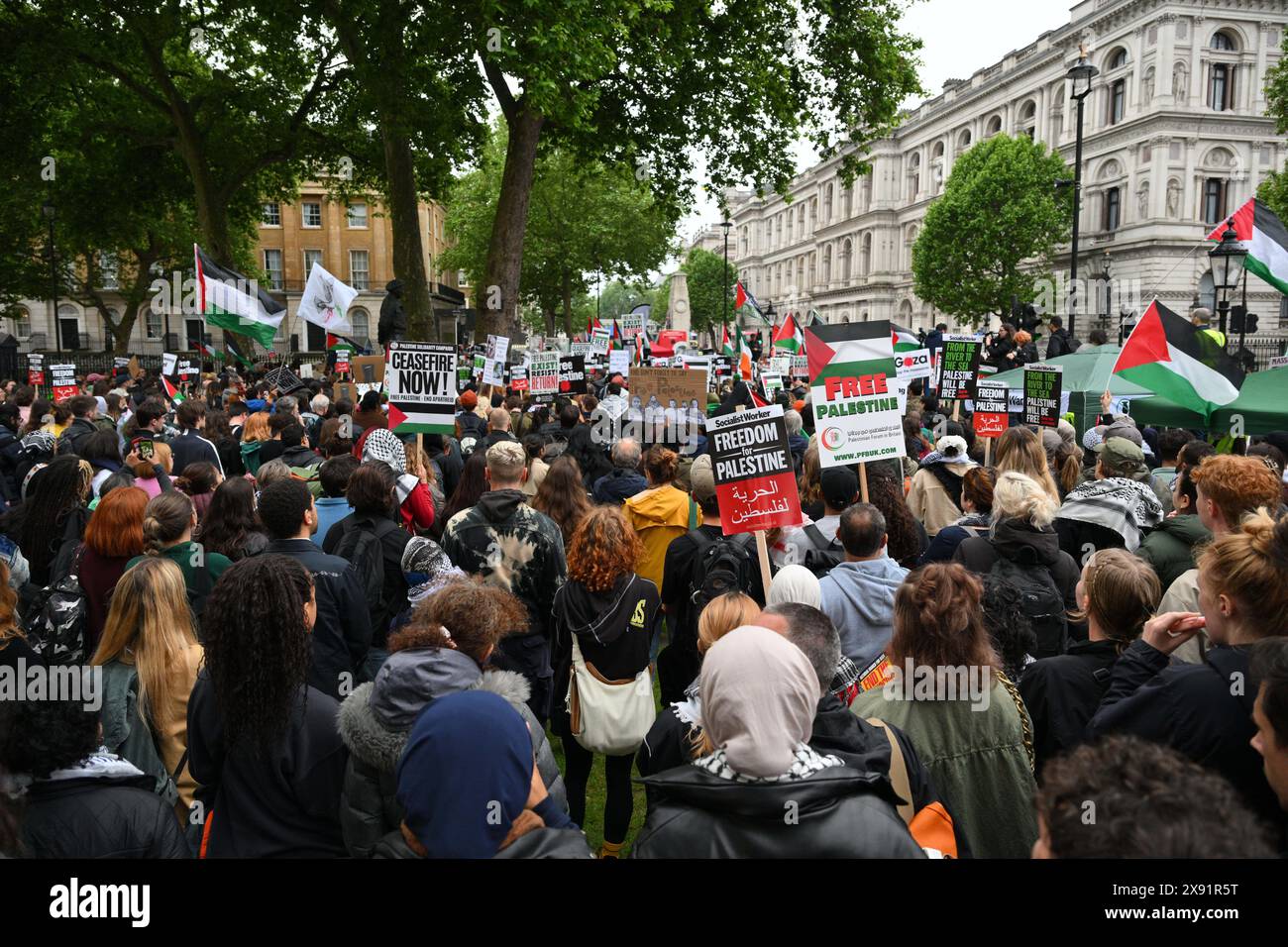 London, England, UK. 28th May, 2024. Thousands of pro-Palestine ...