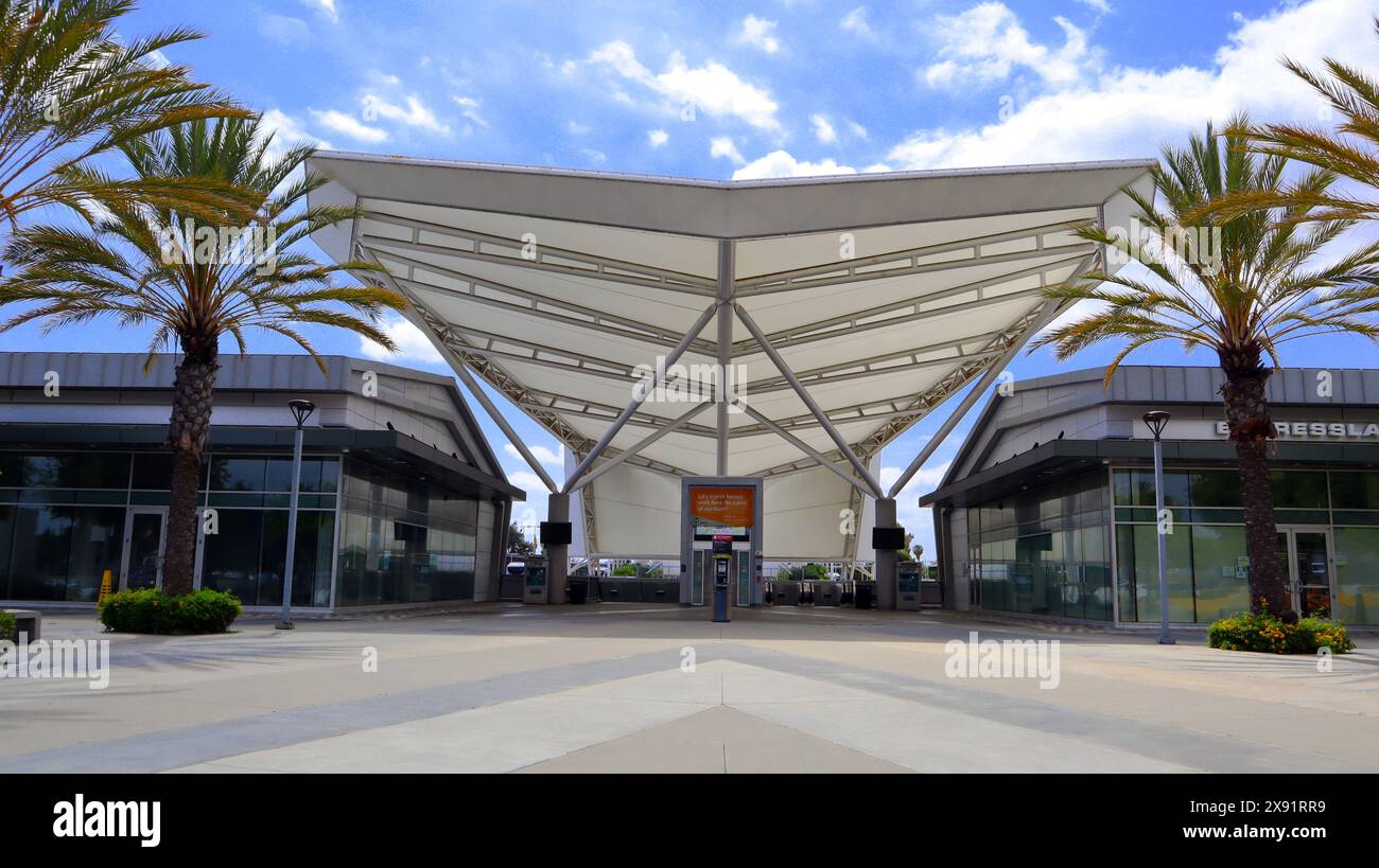 El Monte (LA County), California: El Monte Bus Station Stock Photo - Alamy