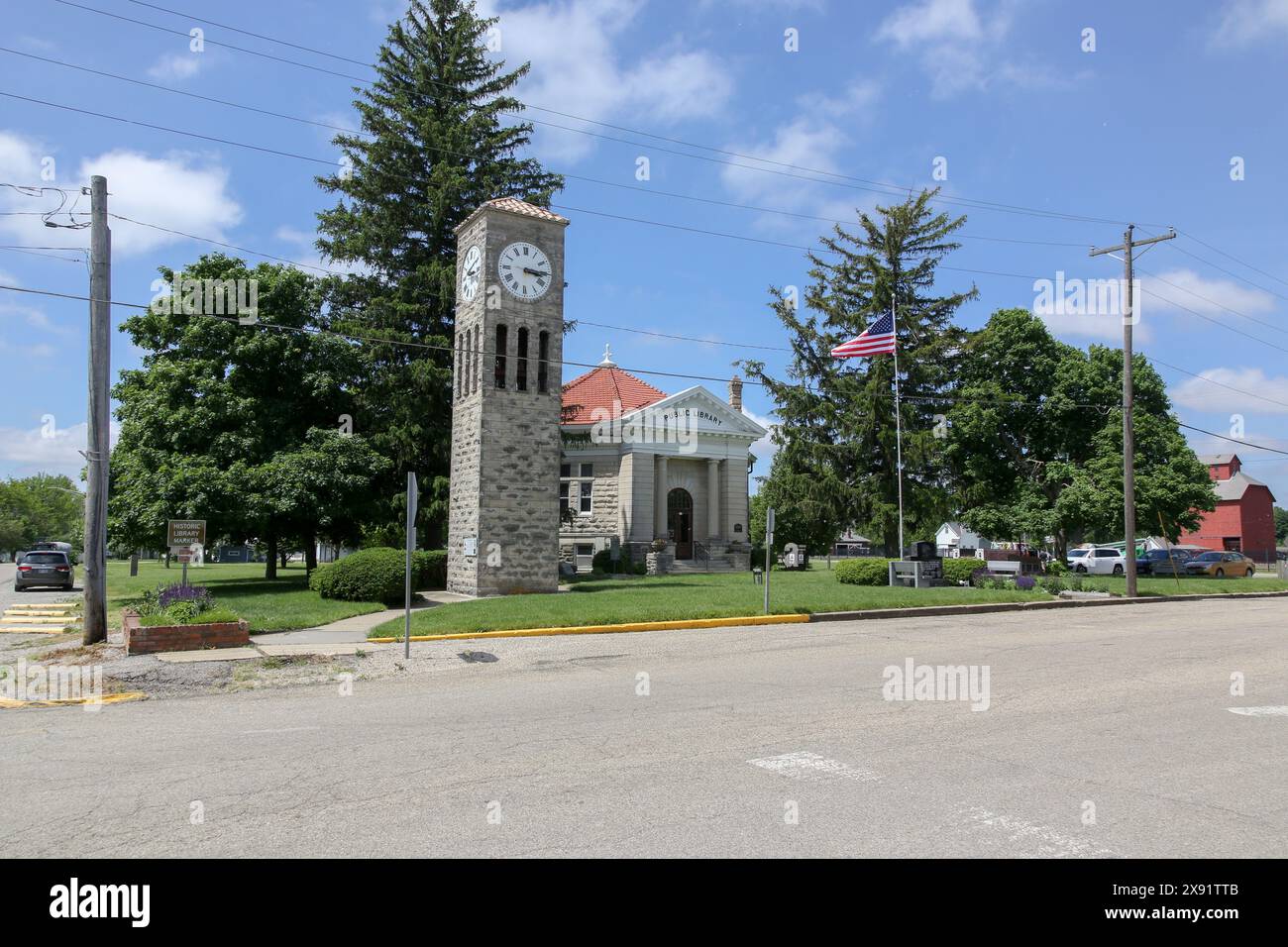 Atlanta Public Library & Clock tower, Atlanta, Illinois Stock Photo - Alamy