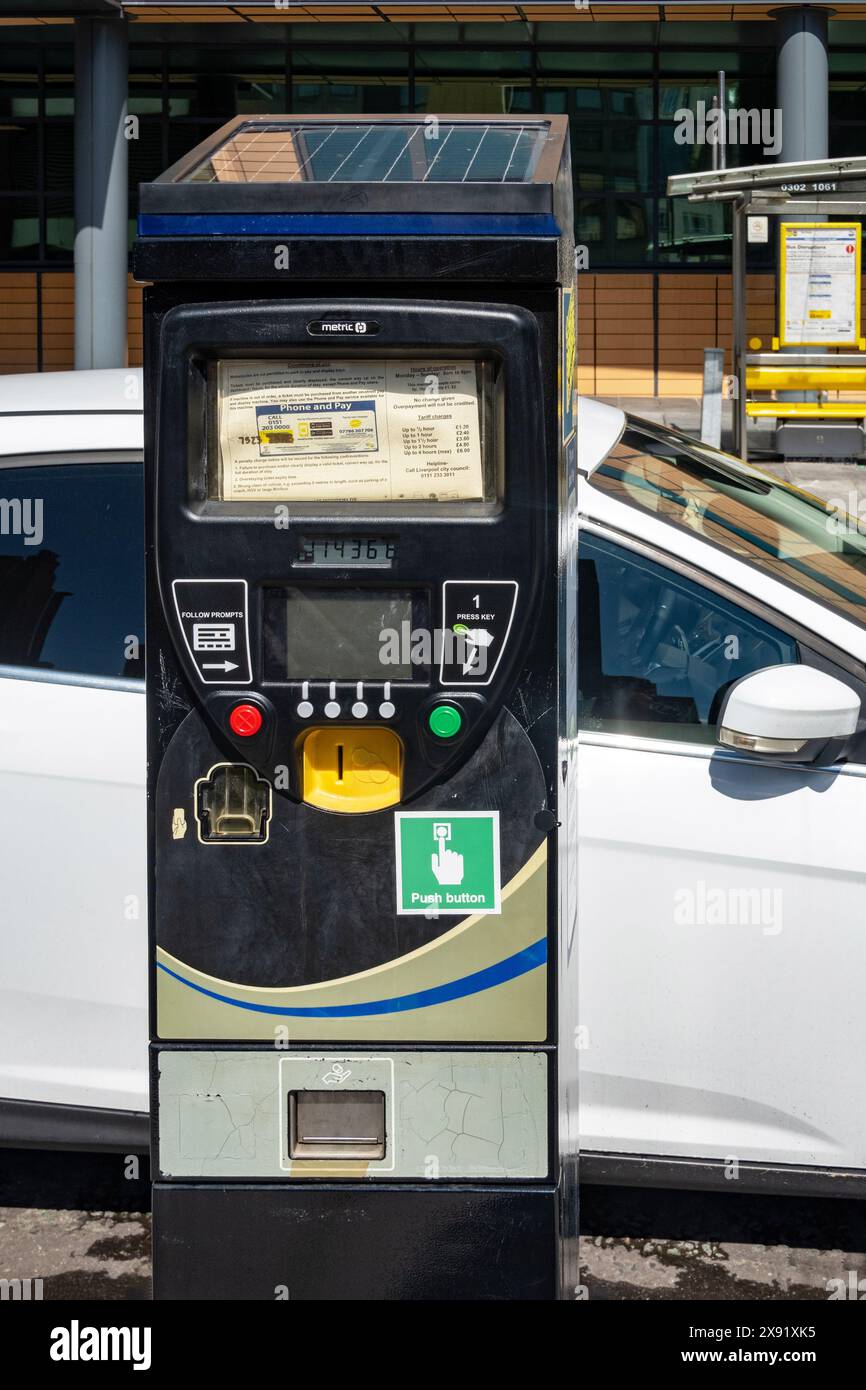 Ticket dispenser hi-res stock photography and images - Alamy