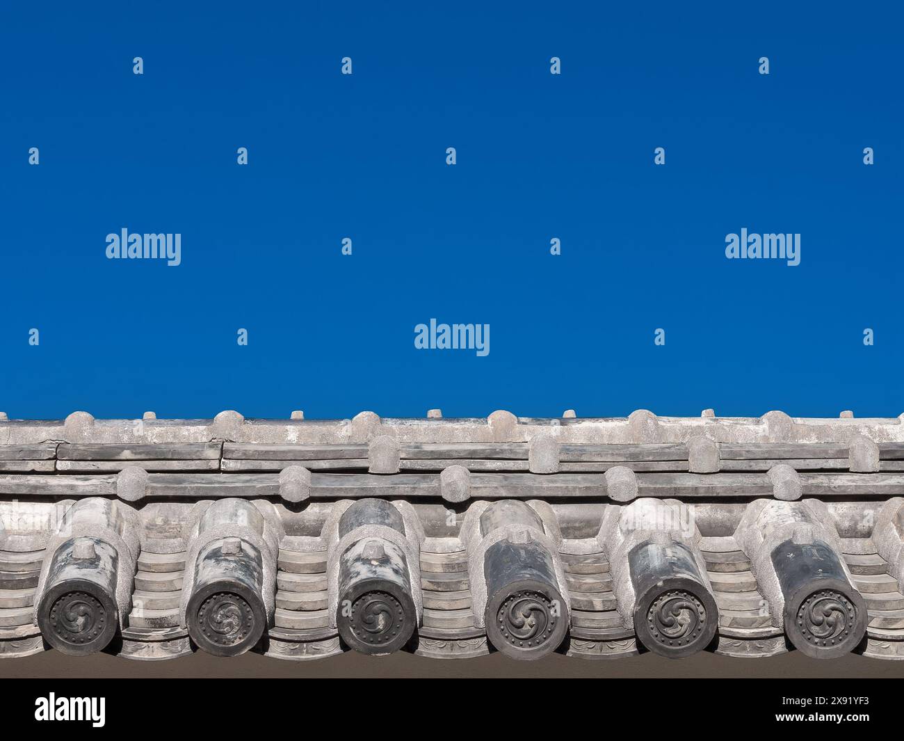 Japanese roof tile hi-res stock photography and images - Alamy