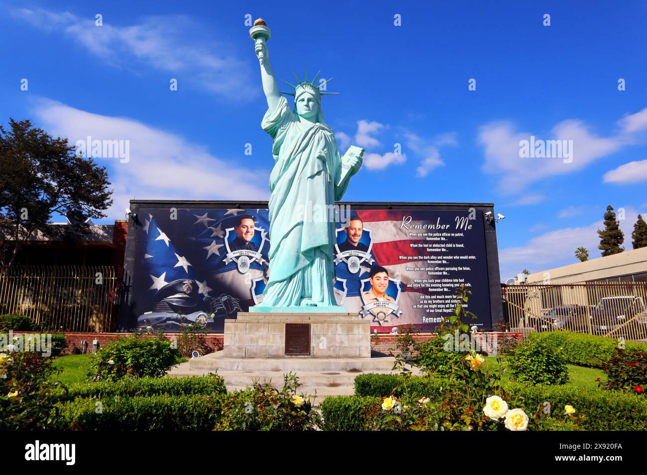 Statue of Liberty Replica located in front of a mural saluting El Monte ...