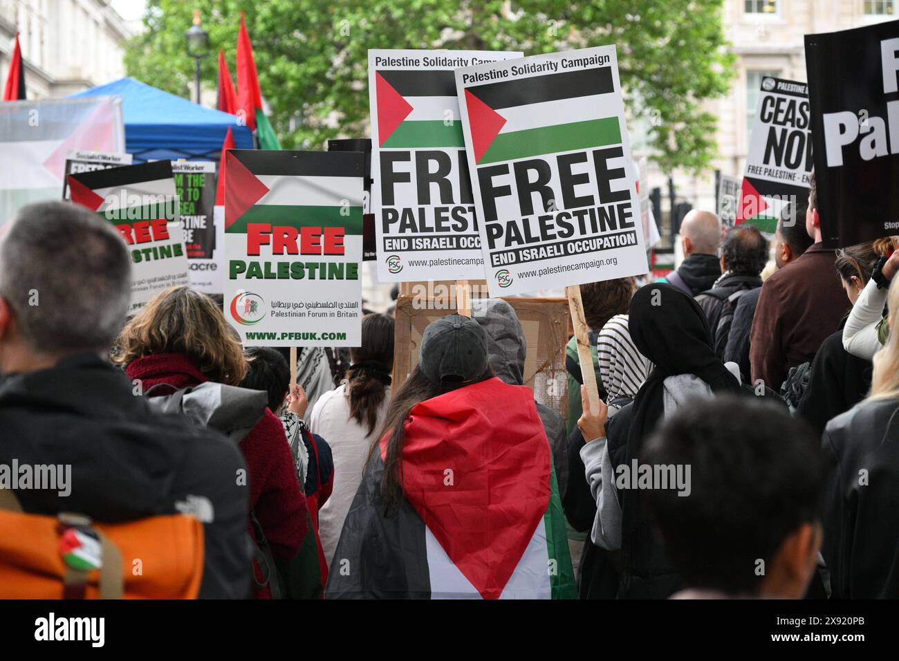 London, England, UK. 28th May, 2024. Thousands of pro-Palestine ...