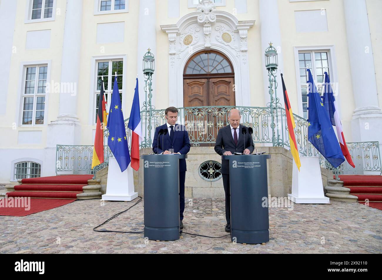 Emmanuel Macron und Olaf Scholz beim Treffen des Deutsch-Französischen ...
