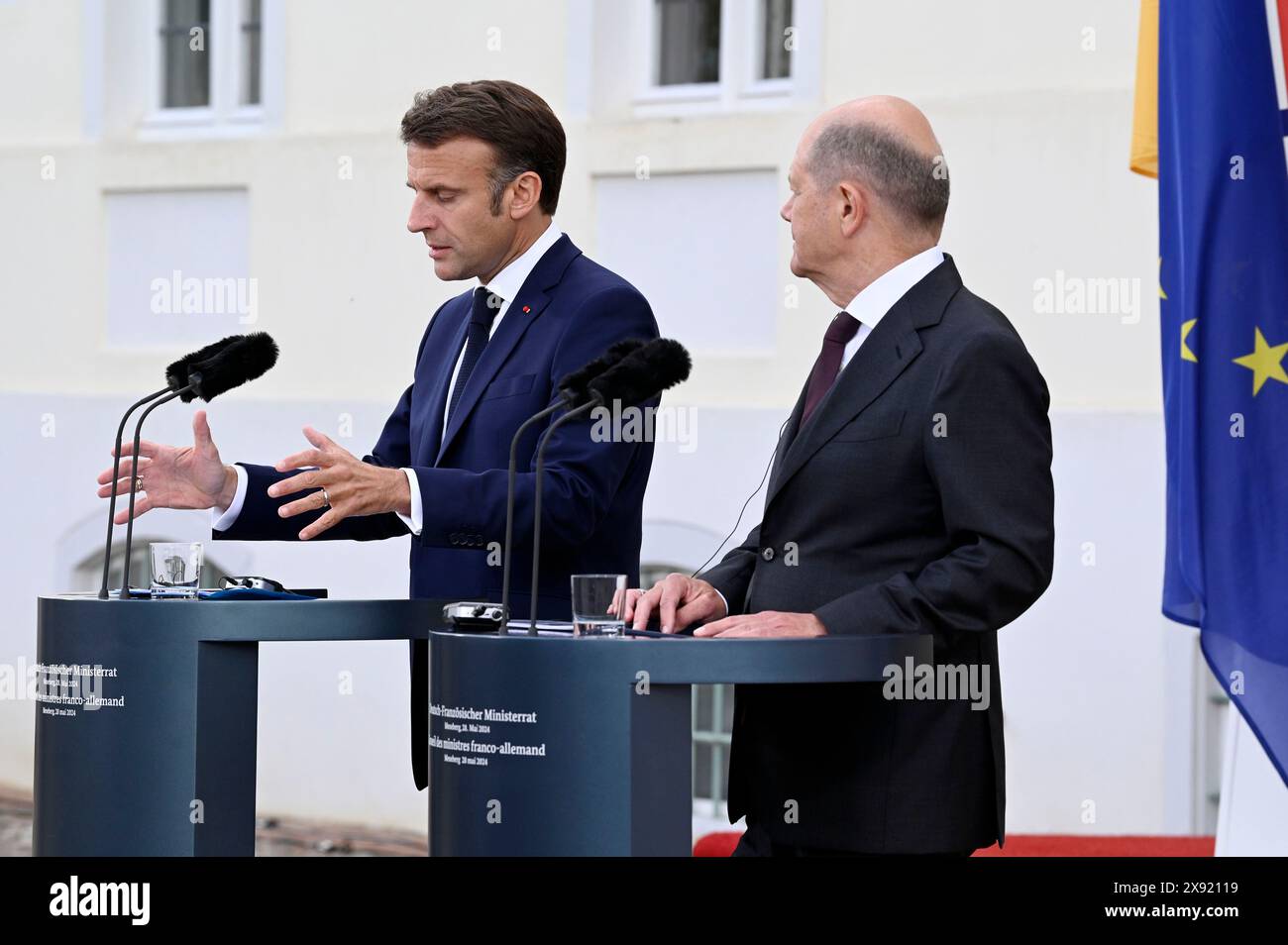 Emmanuel Macron und Olaf Scholz beim Treffen des Deutsch-Französischen ...