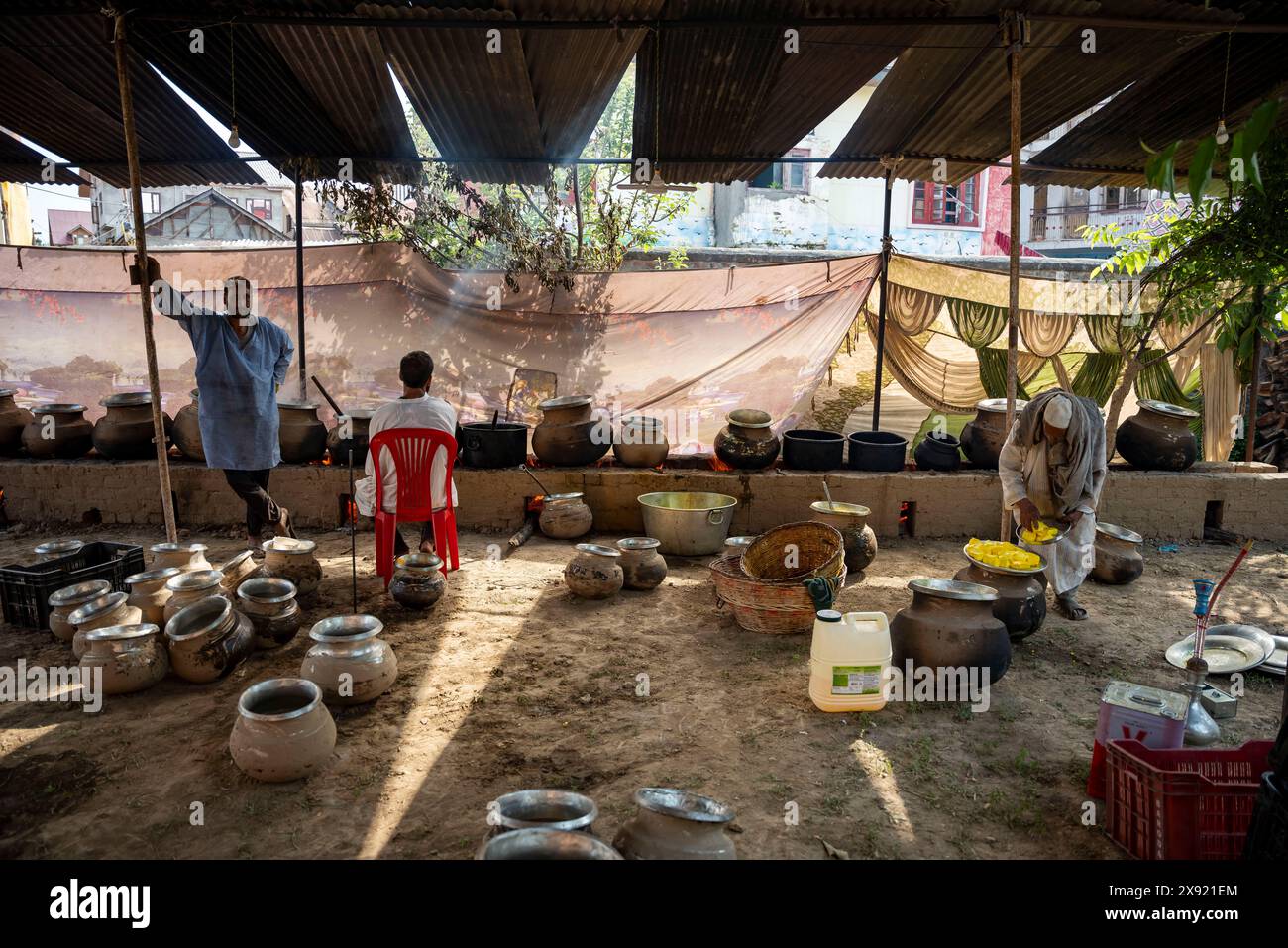 Traditional Kashmiri chefs prepare traditional Kashmiri wazwan in ...