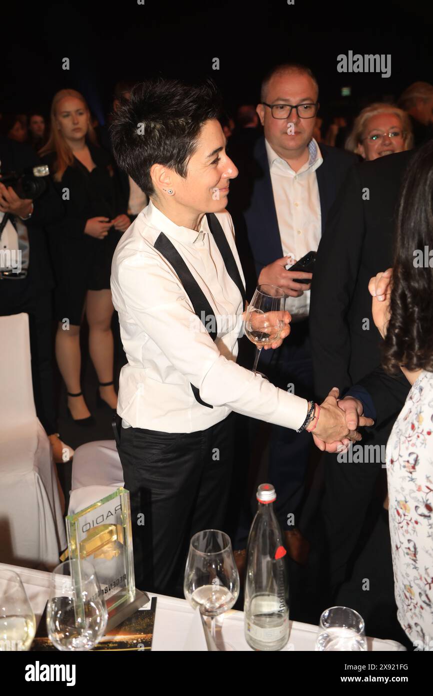 Dunja Hayali bei der Verleihung des 24. Radio Regenbogen Award 2024 in ...