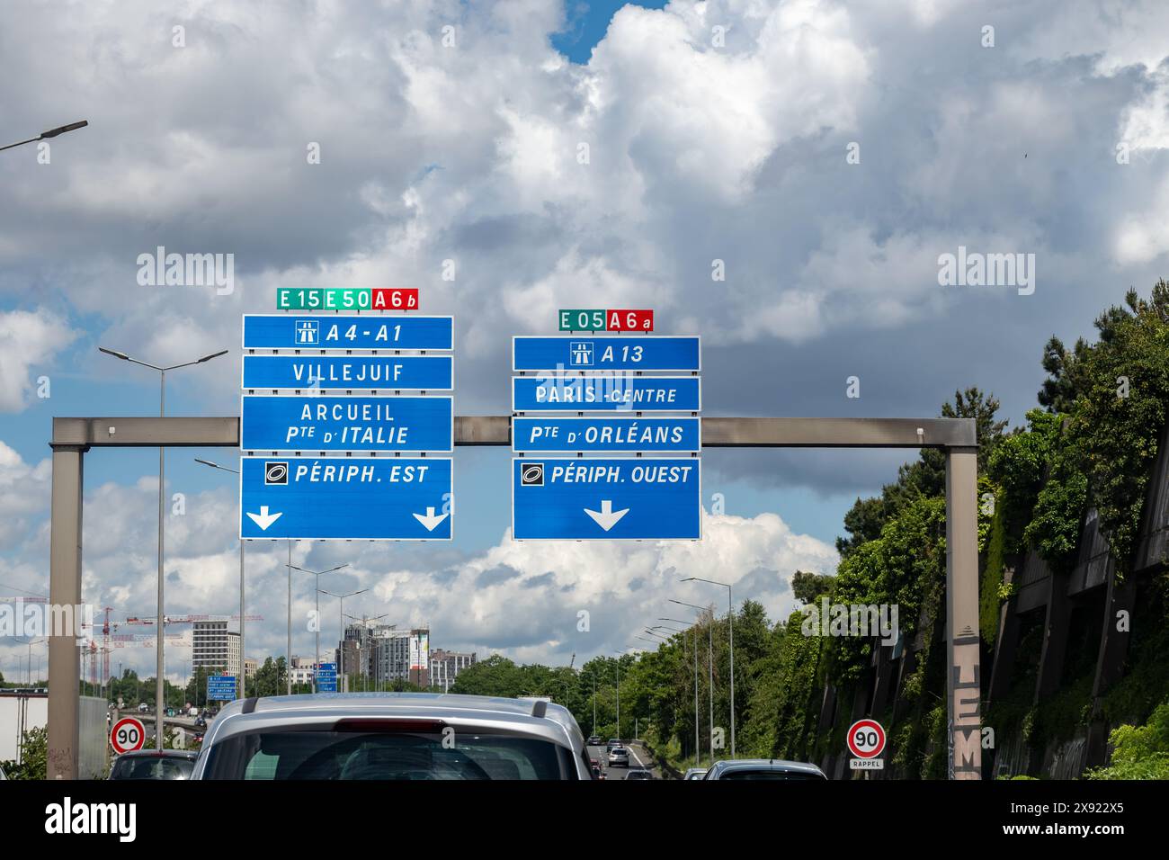 Highway road signs Paris, driving in heavy summer traffic on ring road ...