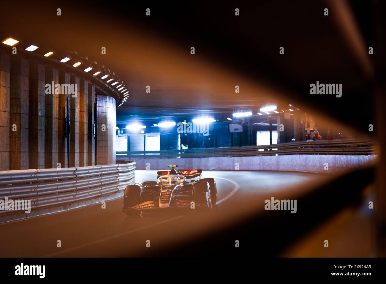 27 HULKENBERG Nico (ger), Haas F1 Team VF-24 Ferrari, action during the ...