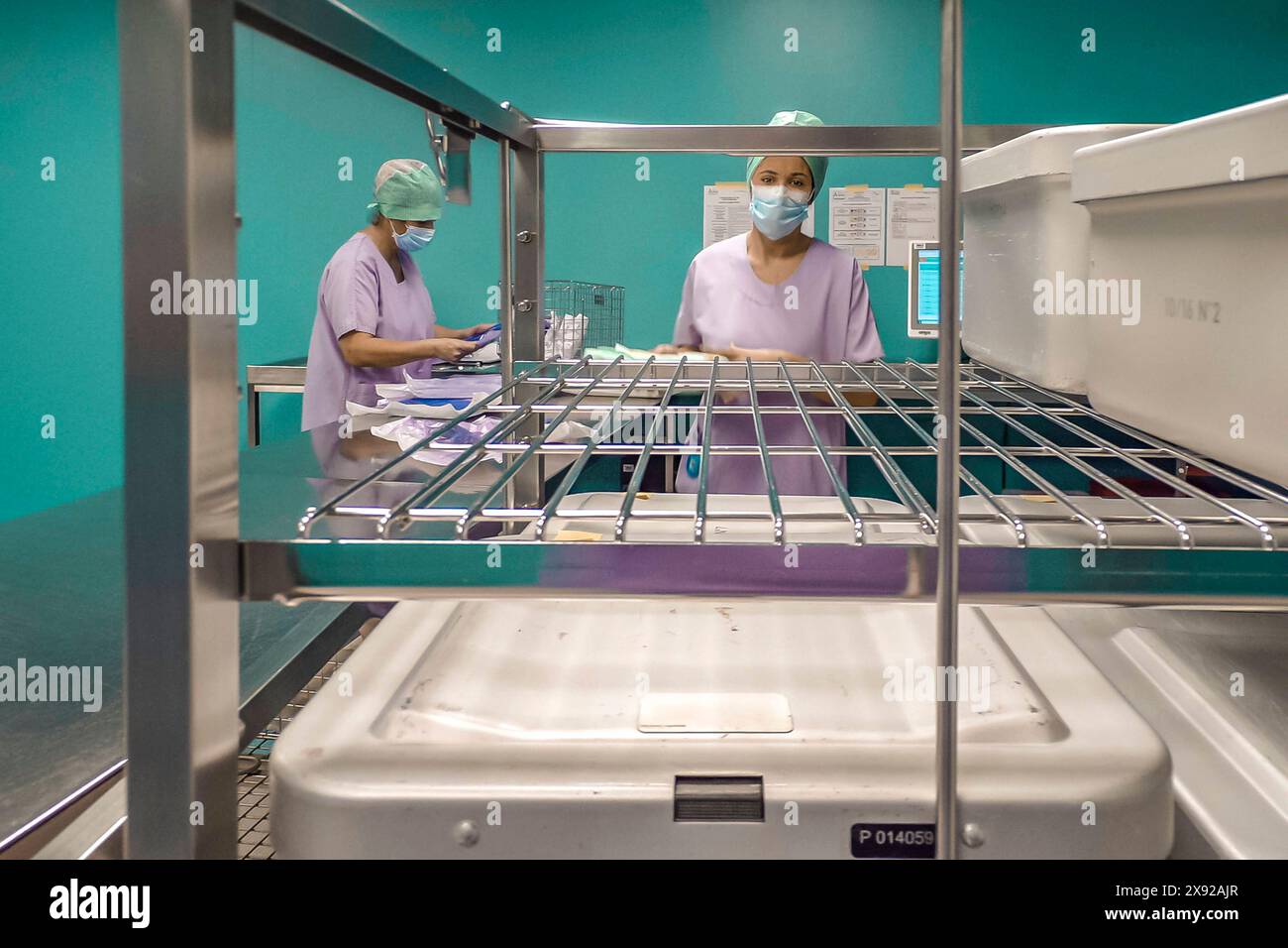 Sorting and preparation for the return of sterilized surgical equipment ...