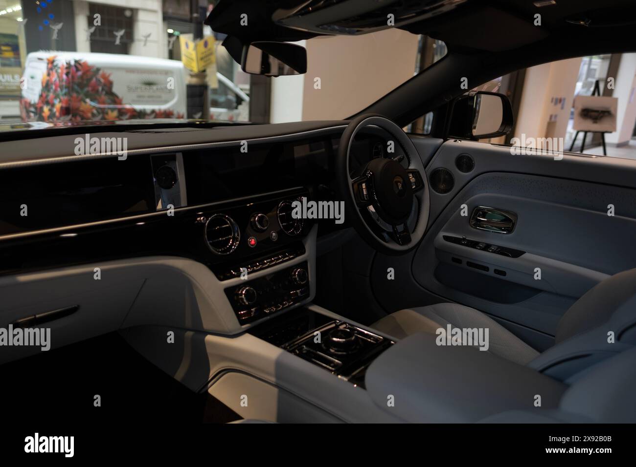 left-hand drive steering wheel, interior British luxury limousine Rolls ...