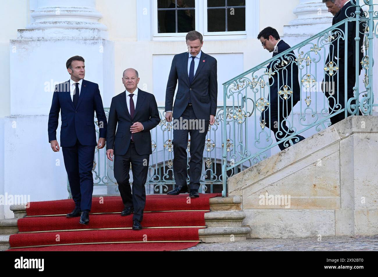 Emmanuel Macron, Olaf Scholz, Christian Lindner, Stéphane Séjourné ...