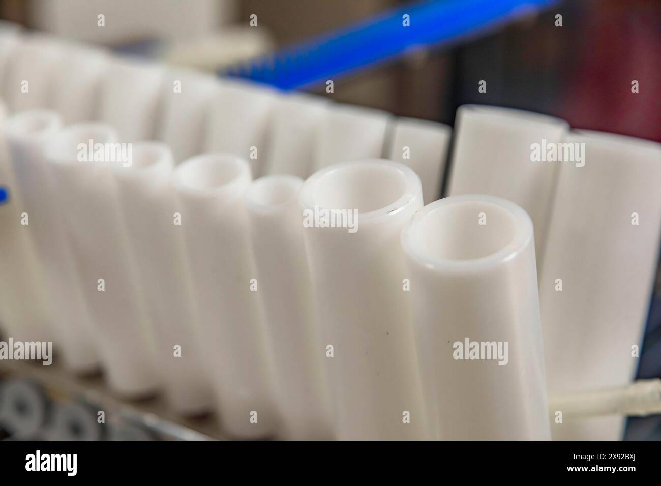 Equipment for washing hollow surgical instruments in the washing room ...