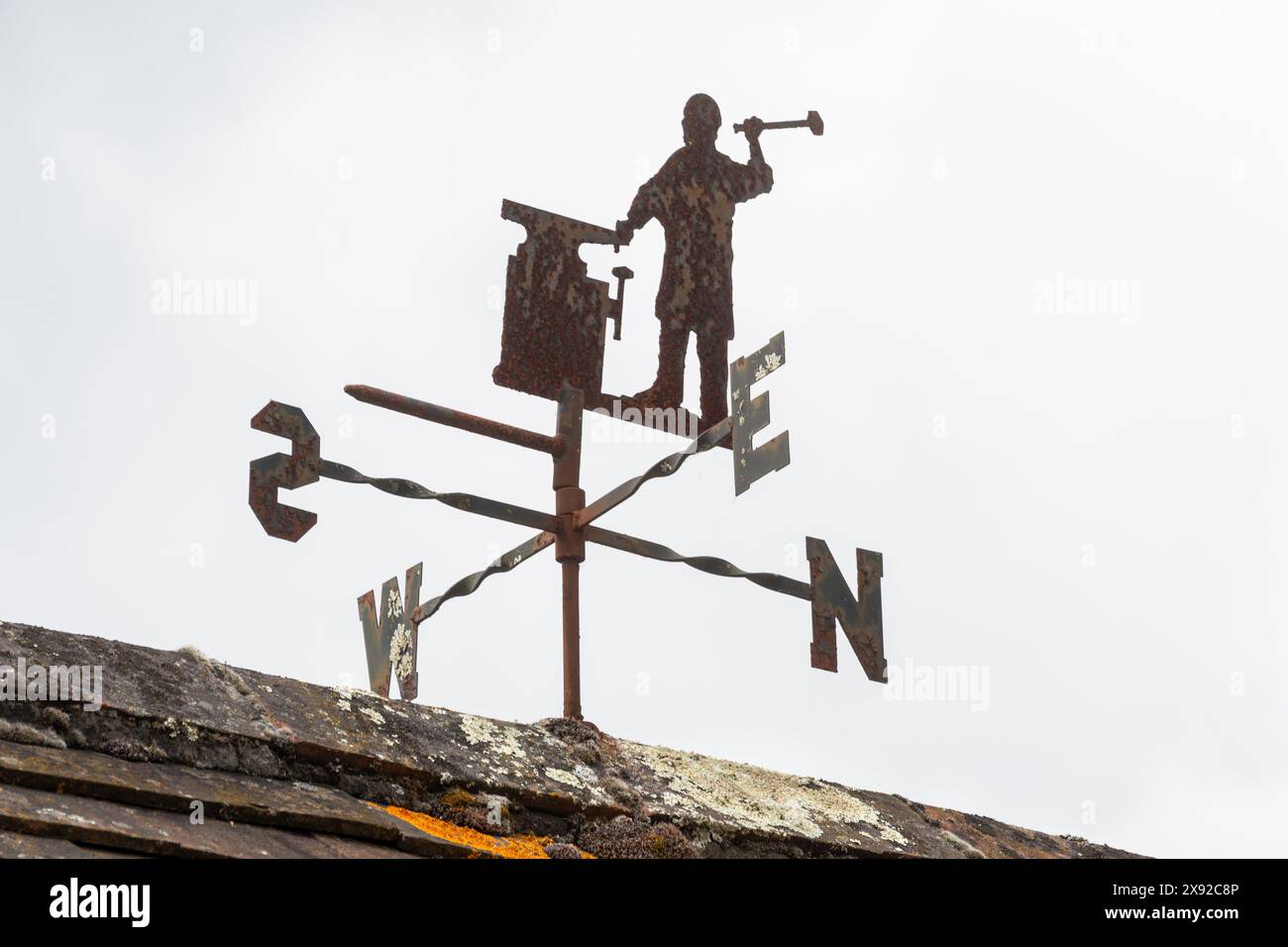 Weather vane metal sculpture hi-res stock photography and images - Alamy