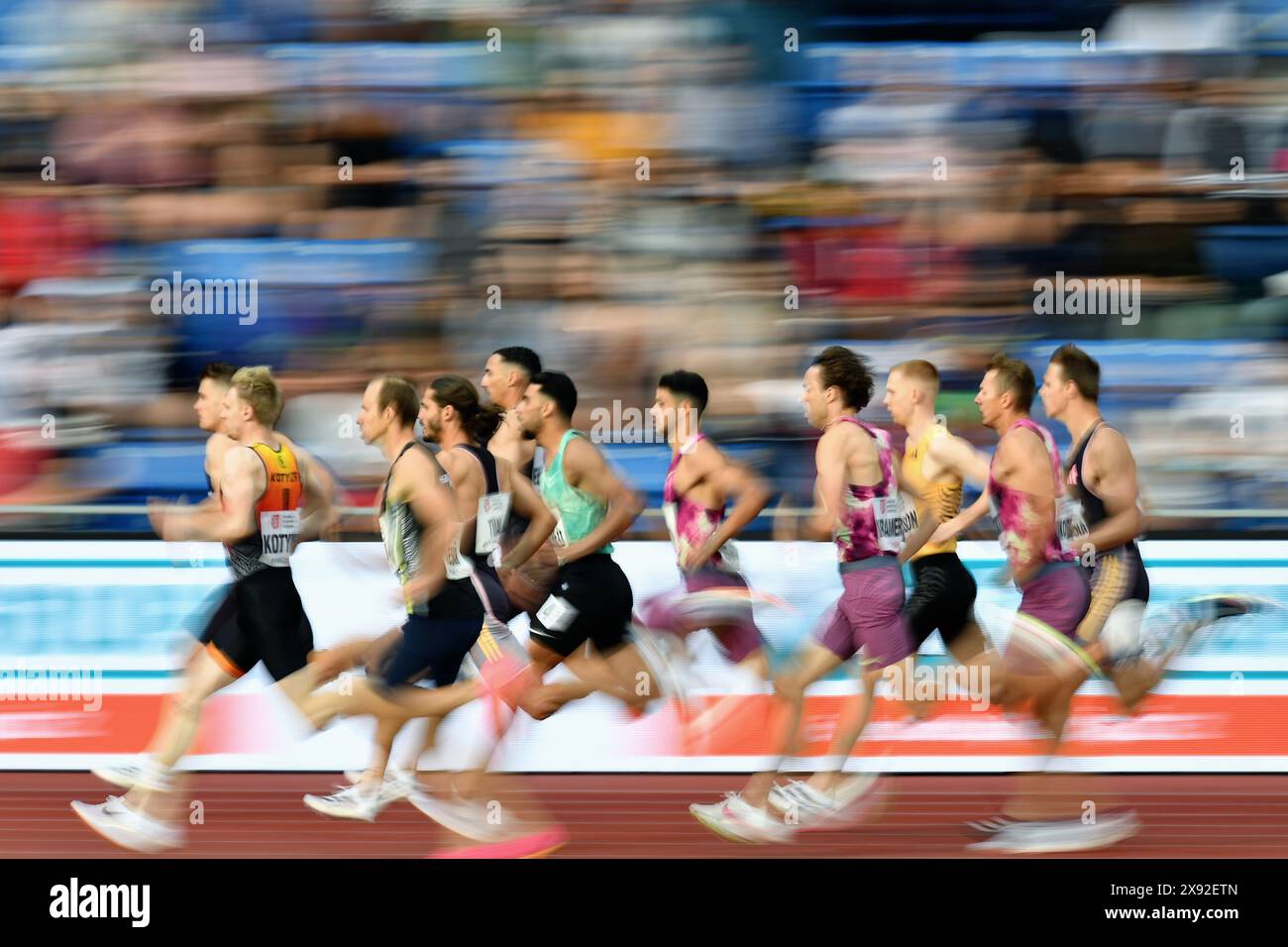 800 metres 2024 hi-res stock photography and images - Alamy