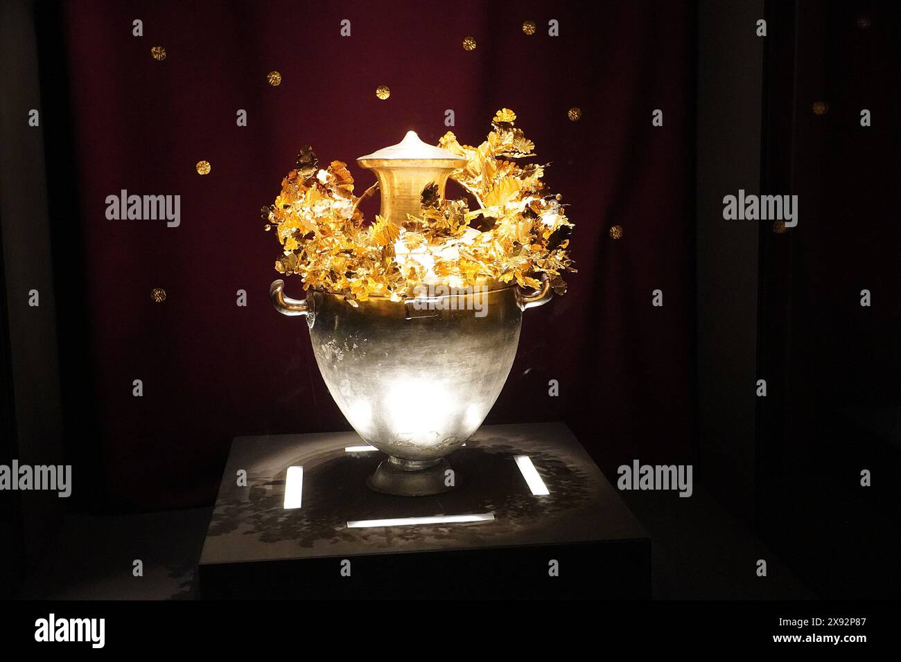 The golden wreath of the Macedonian king Alexander IV, son of Alexander ...