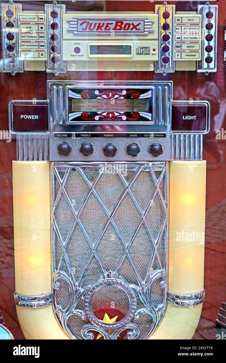 Musikboxen für Liebhaber Eine Jukebox, auch als Musikbox bekannt, ist ...