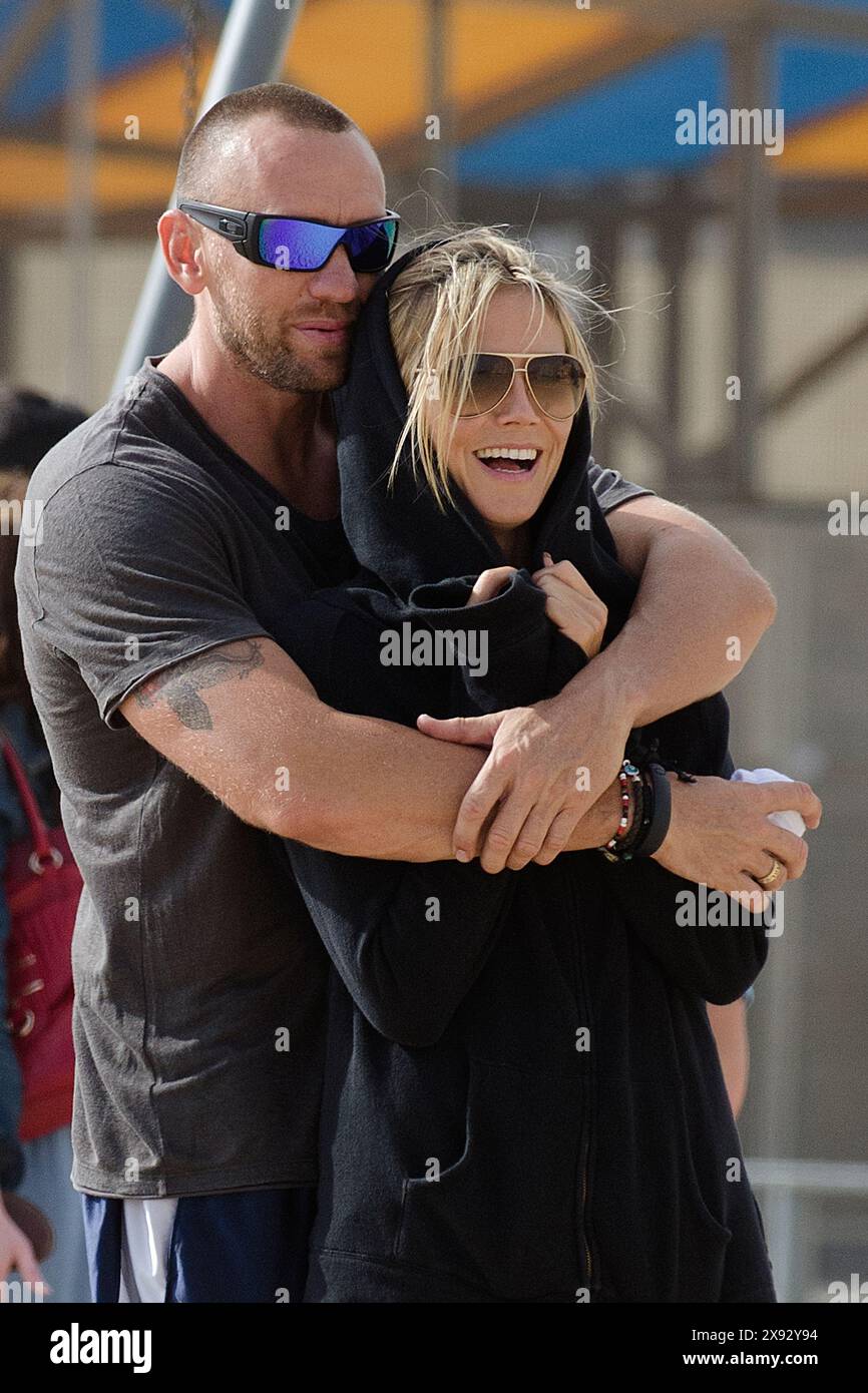 Happiness and love for Heidi Klum and Martin Kristen on Santa Monica ...