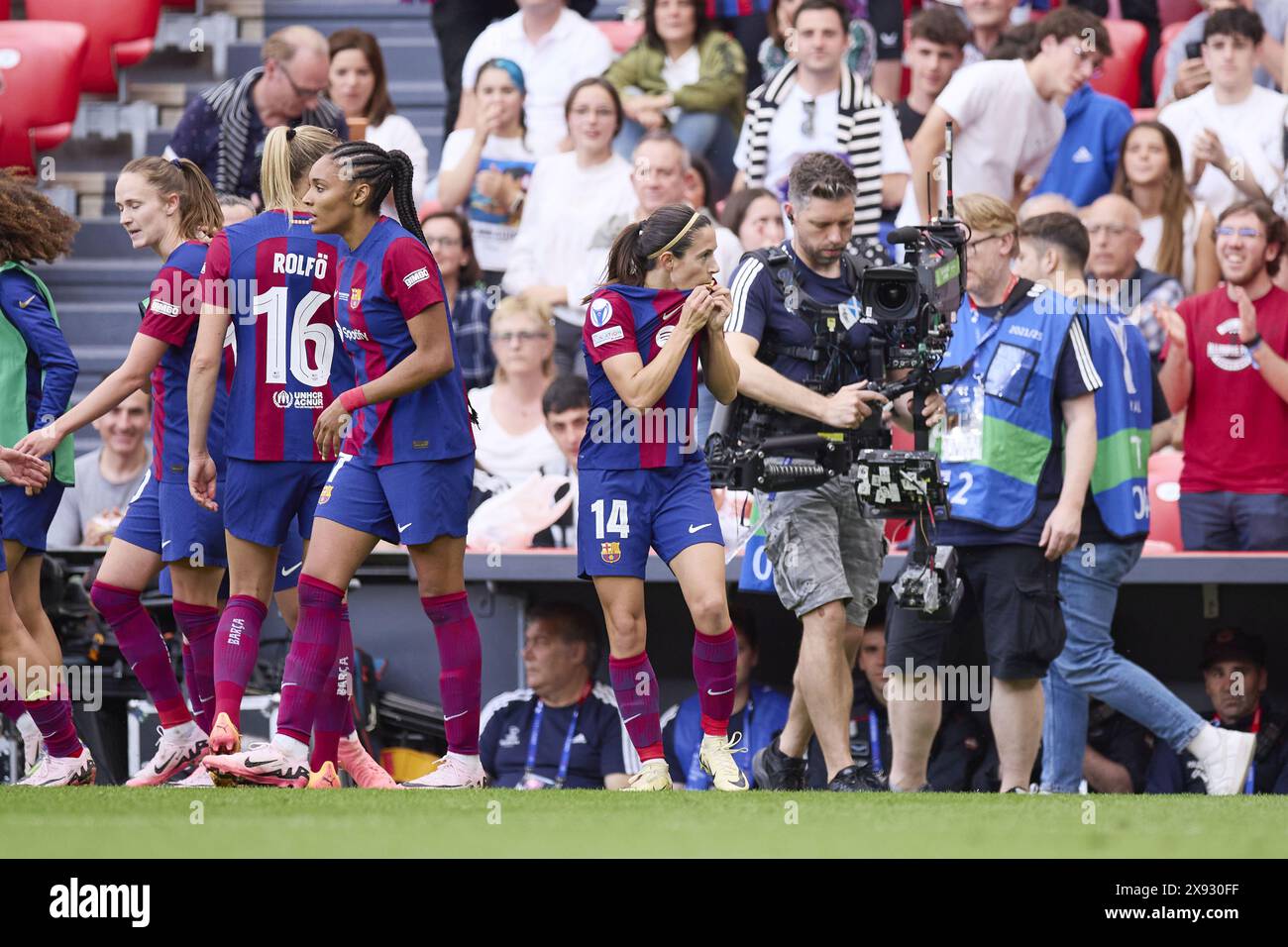 Aitana Bonmati of FC Barcelona celebrates after scoring a goal 1-0 ...