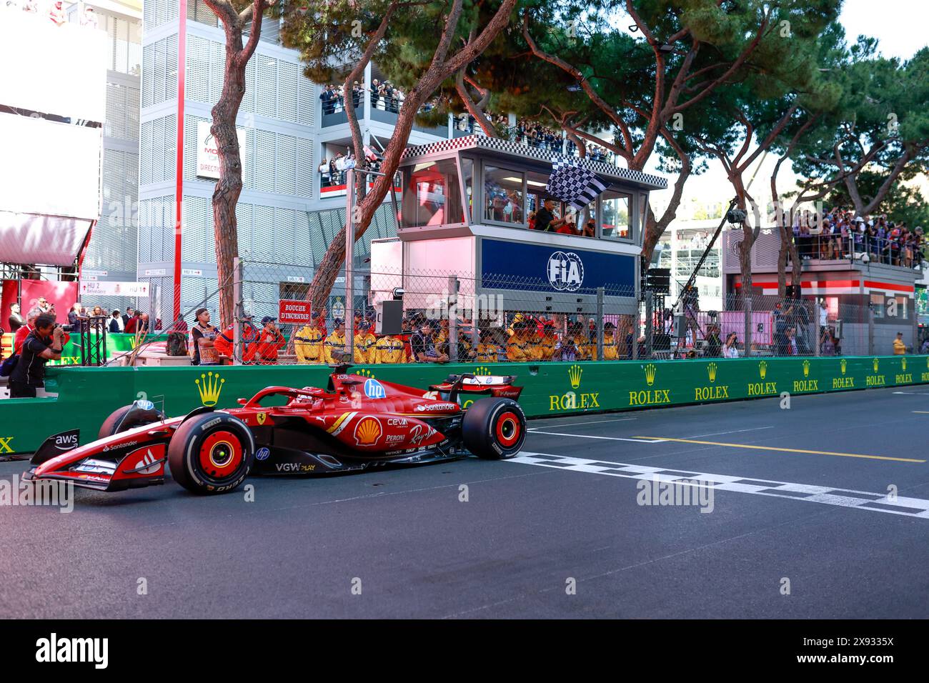 16 LECLERC Charles (mco), Scuderia Ferrari SF-24, action, finish line ...