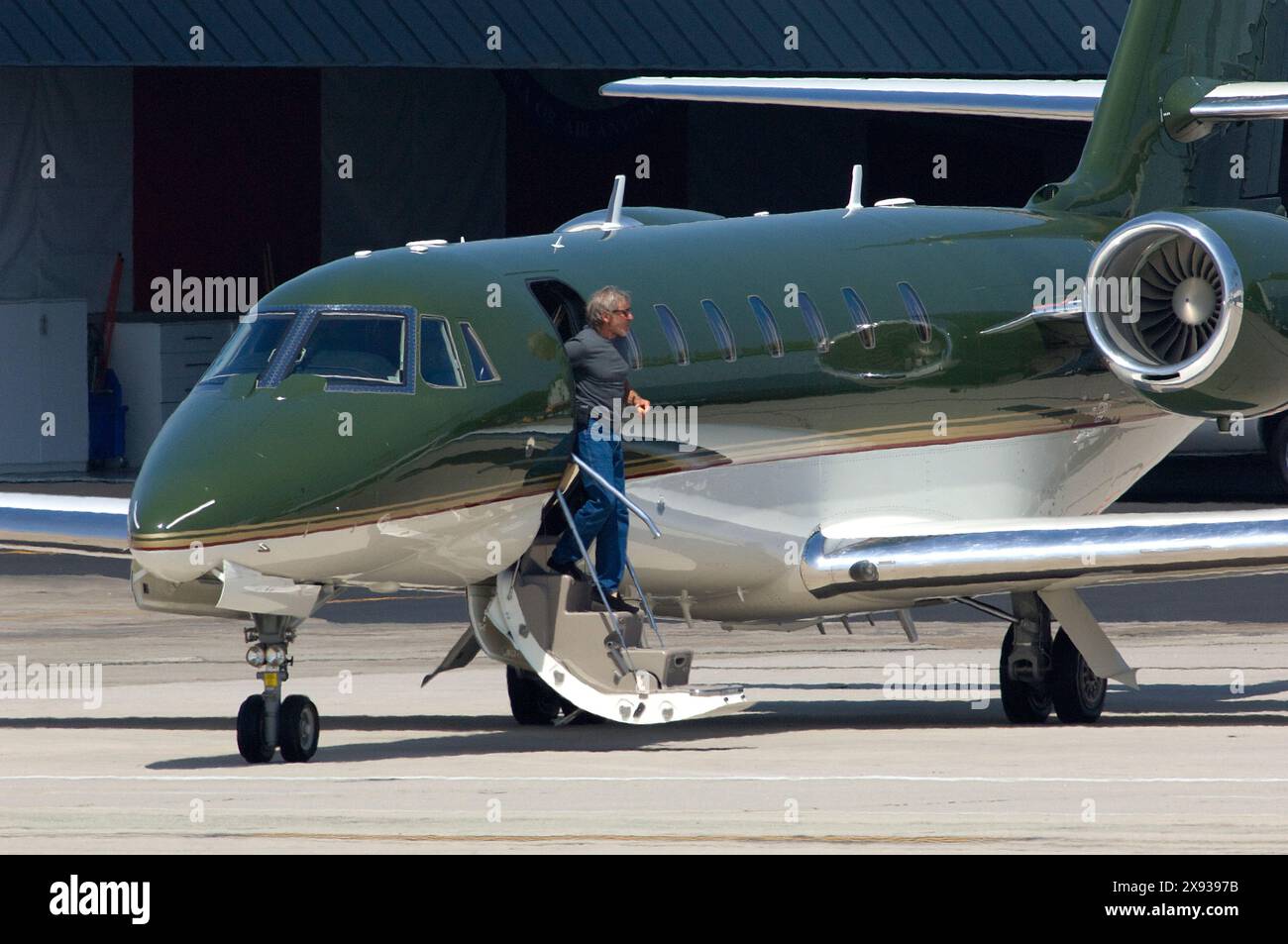 Harrison Ford pilots his Cessna Citation Twin-jet to Santa Fe. When he ...