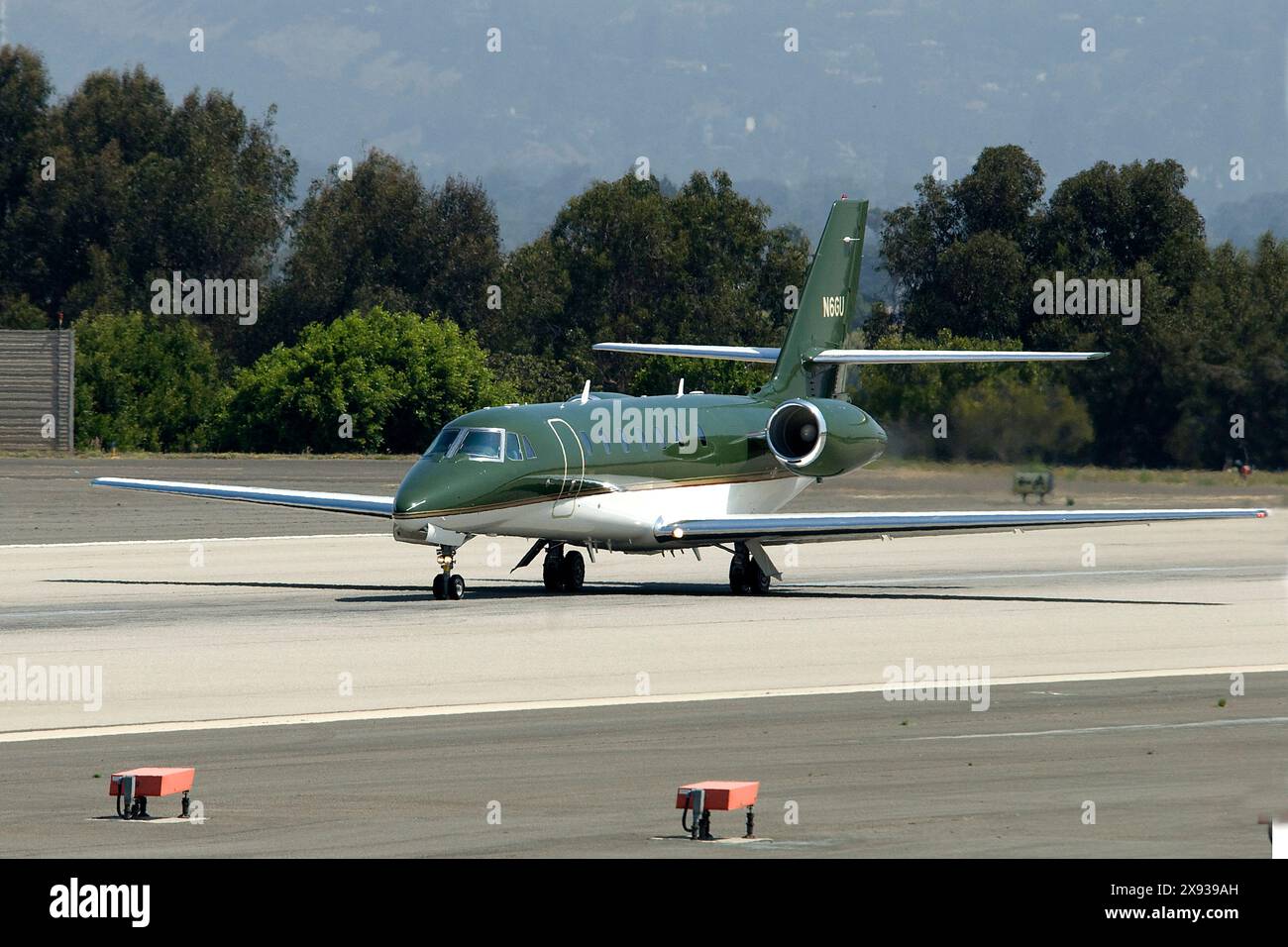 Harrison Ford pilots his Cessna Citation Twin-jet to Santa Fe. When he ...