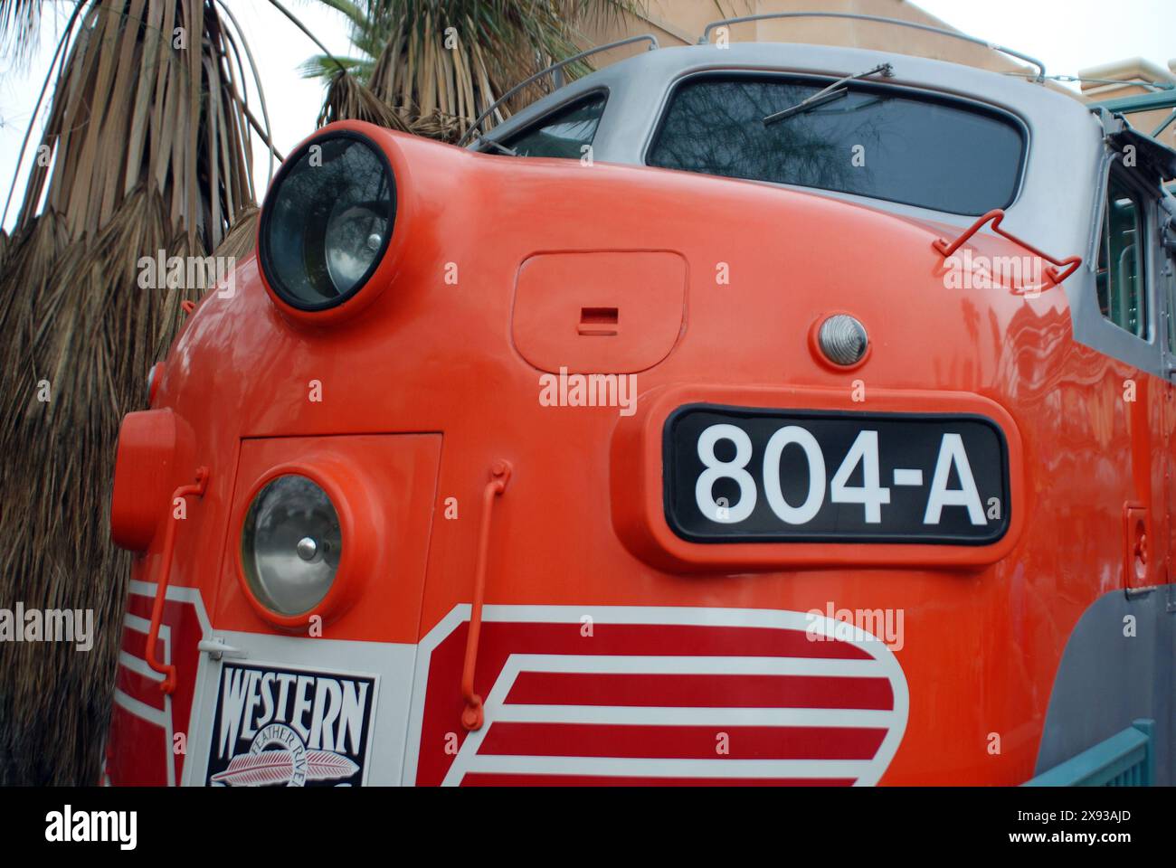 Headlights front lights in hi-res stock photography and images - Alamy
