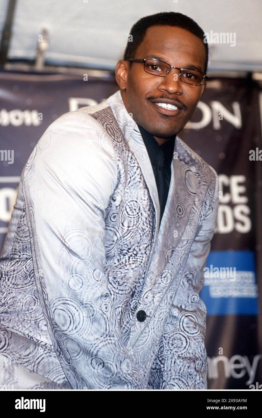 K15541WW: '99 ESSENCE AWARDS.THE MSG THEATRE, NYC 04/30/1999.JAMIE FOX ...