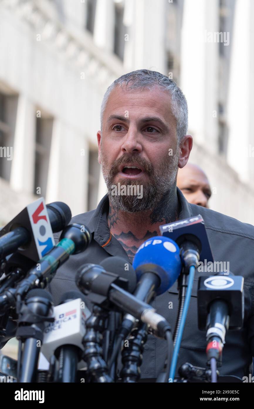 Michael fanone hi-res stock photography and images - Alamy