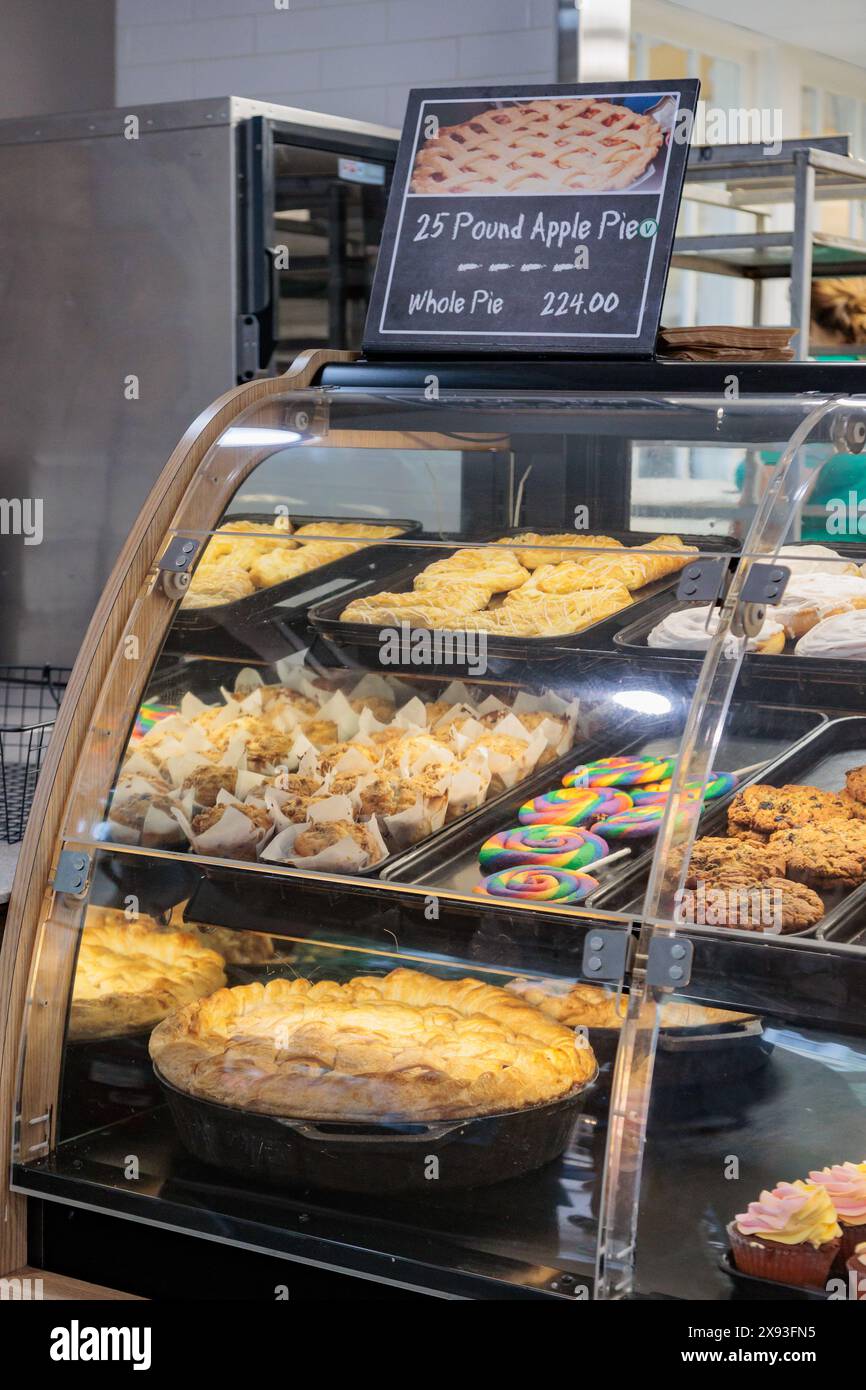 25 pound apple pie hi-res stock photography and images - Alamy