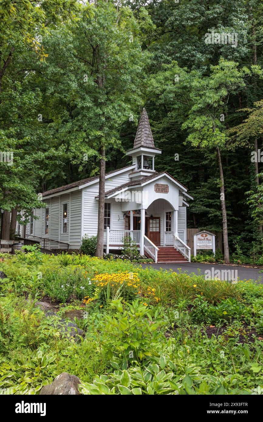 Robert F. Thomas Chapel in the Dollywood amusement park in Pigeon Forge ...