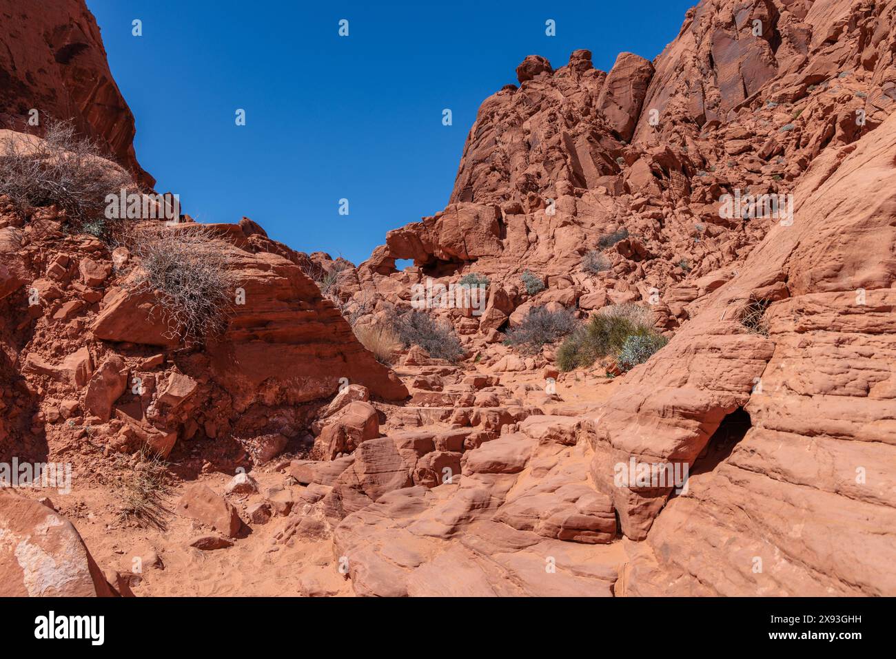 Rock formations along the Fire Canyon Overlook Trail at Valley of Fire ...