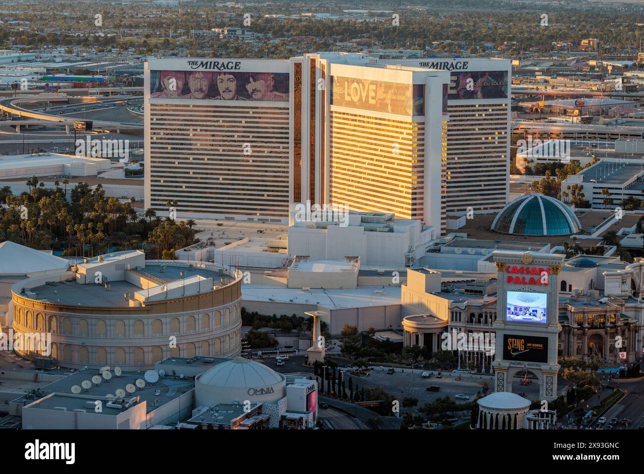 Caesars palace mirage hotel hi-res stock photography and images - Alamy