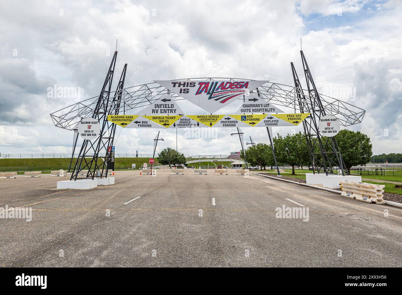 Superspeedway race track hi-res stock photography and images - Alamy