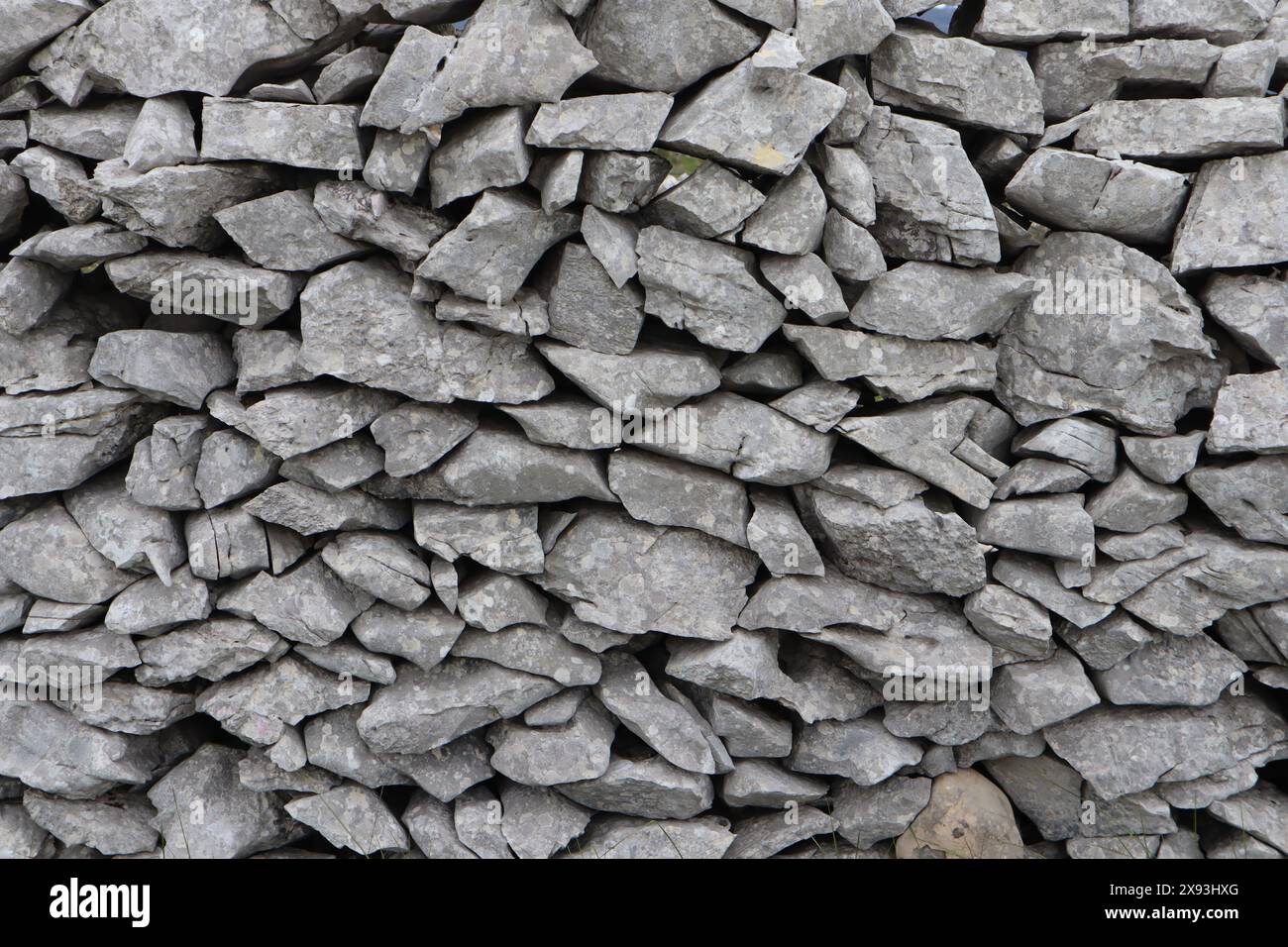 Old rural wall of rocks showing natural stone patterns Stock Photo - Alamy