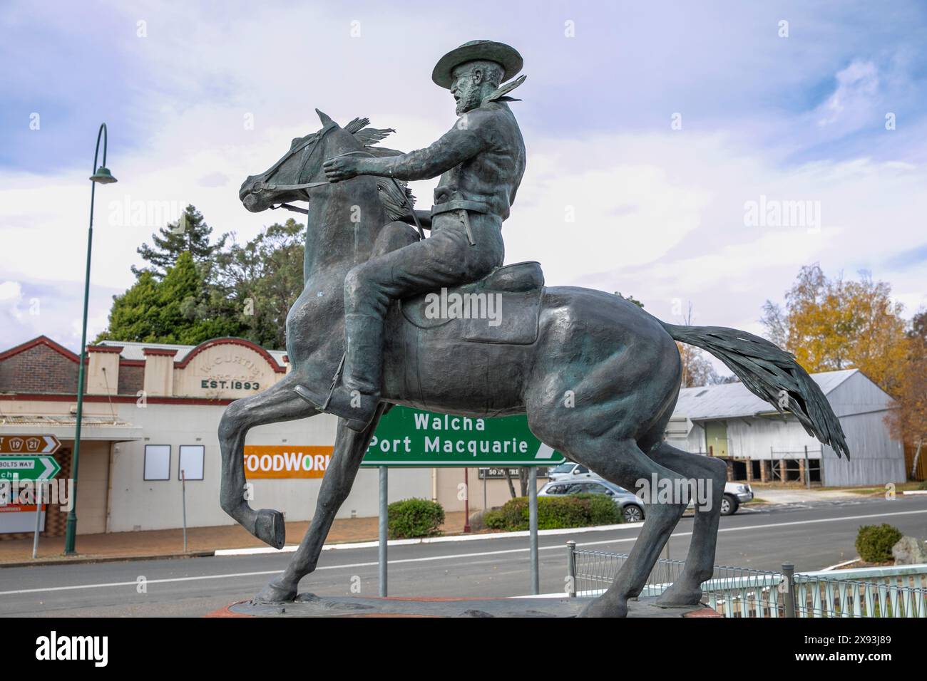 Captain Thunderbolt sculpture in Uralla, unveiled in 1988 , Frederick ...