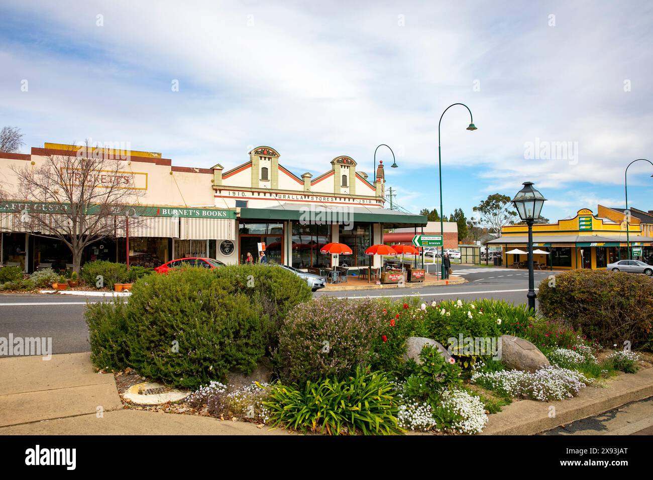 Uralla town centre, australian country town in northern tablelands ...