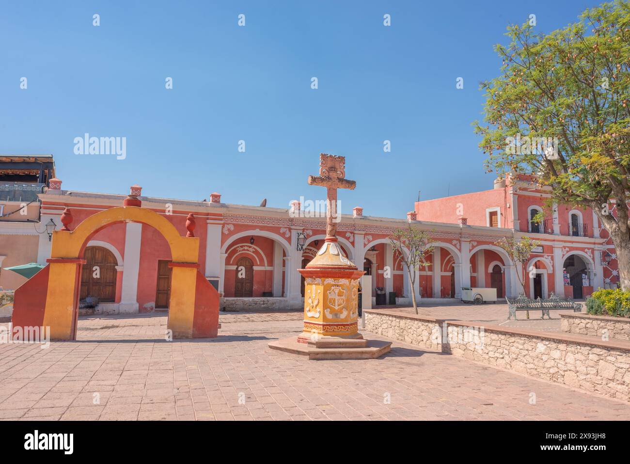 Bernal, Queretaro, 24 03 10, Entrance of the parish of San Sebastián ...