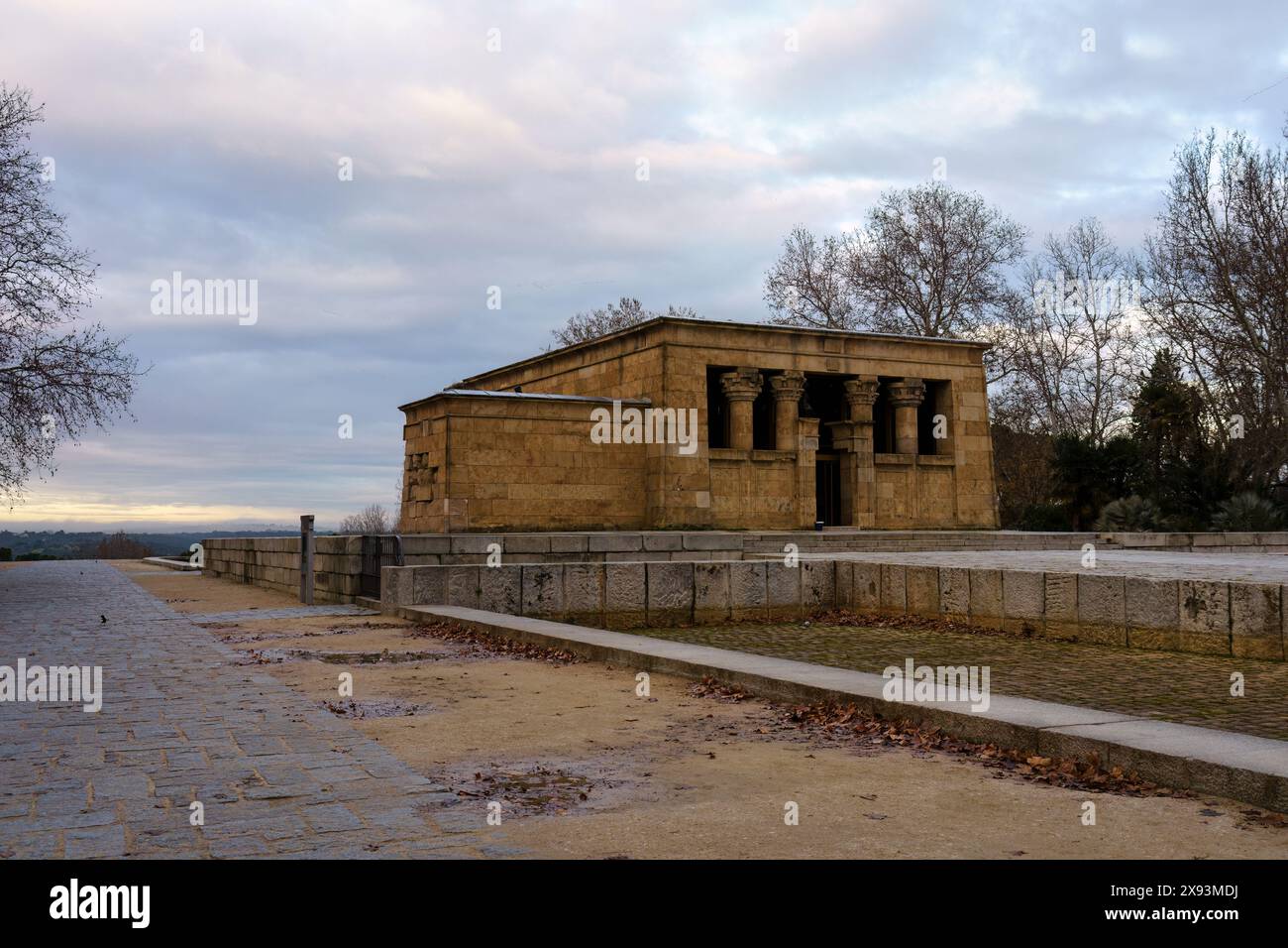 Temple of Debod in Parque de la Montana, Madrid, Spain Stock Photo - Alamy