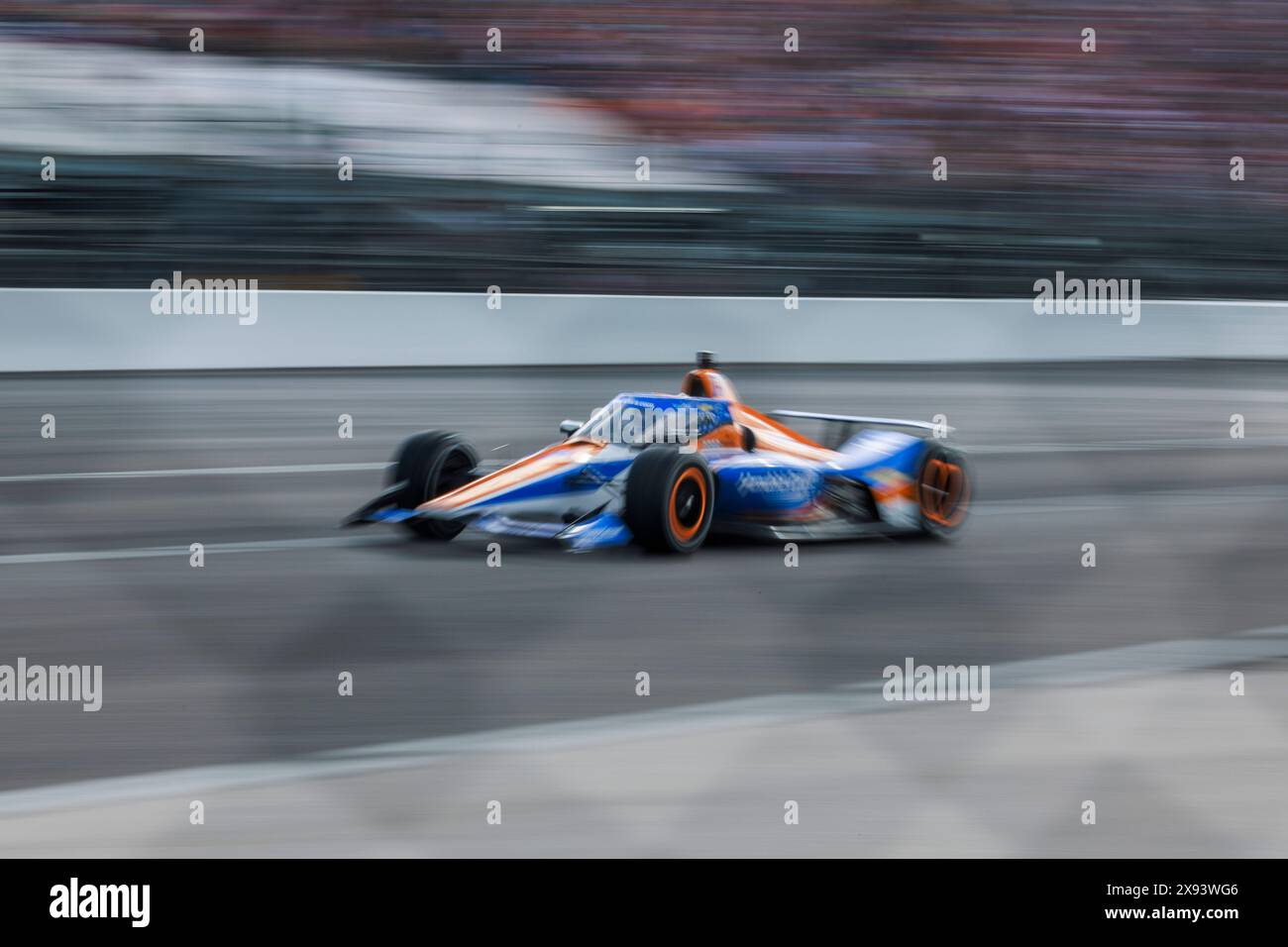 INDIANAPOLIS, INDIANA - MAY 26: Race car driver Kyle Larson (17) drives ...