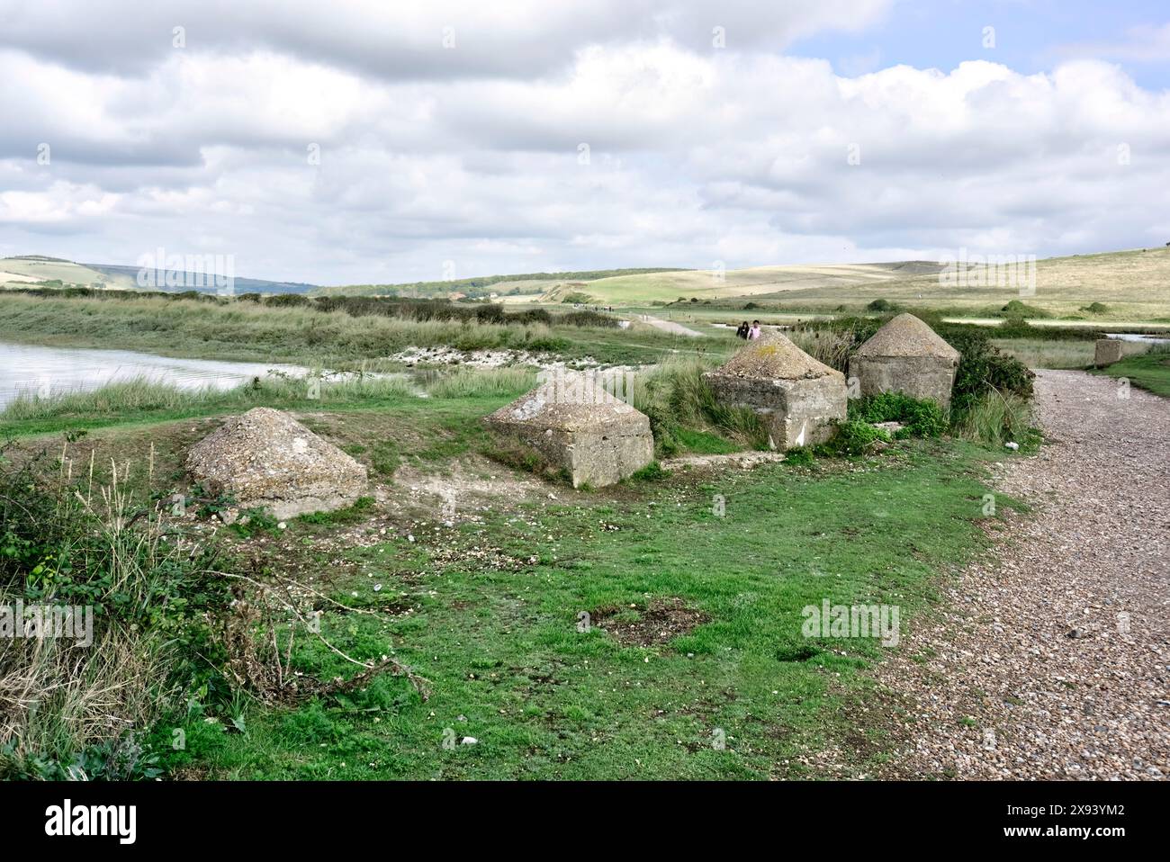 Tank traps hi-res stock photography and images - Alamy