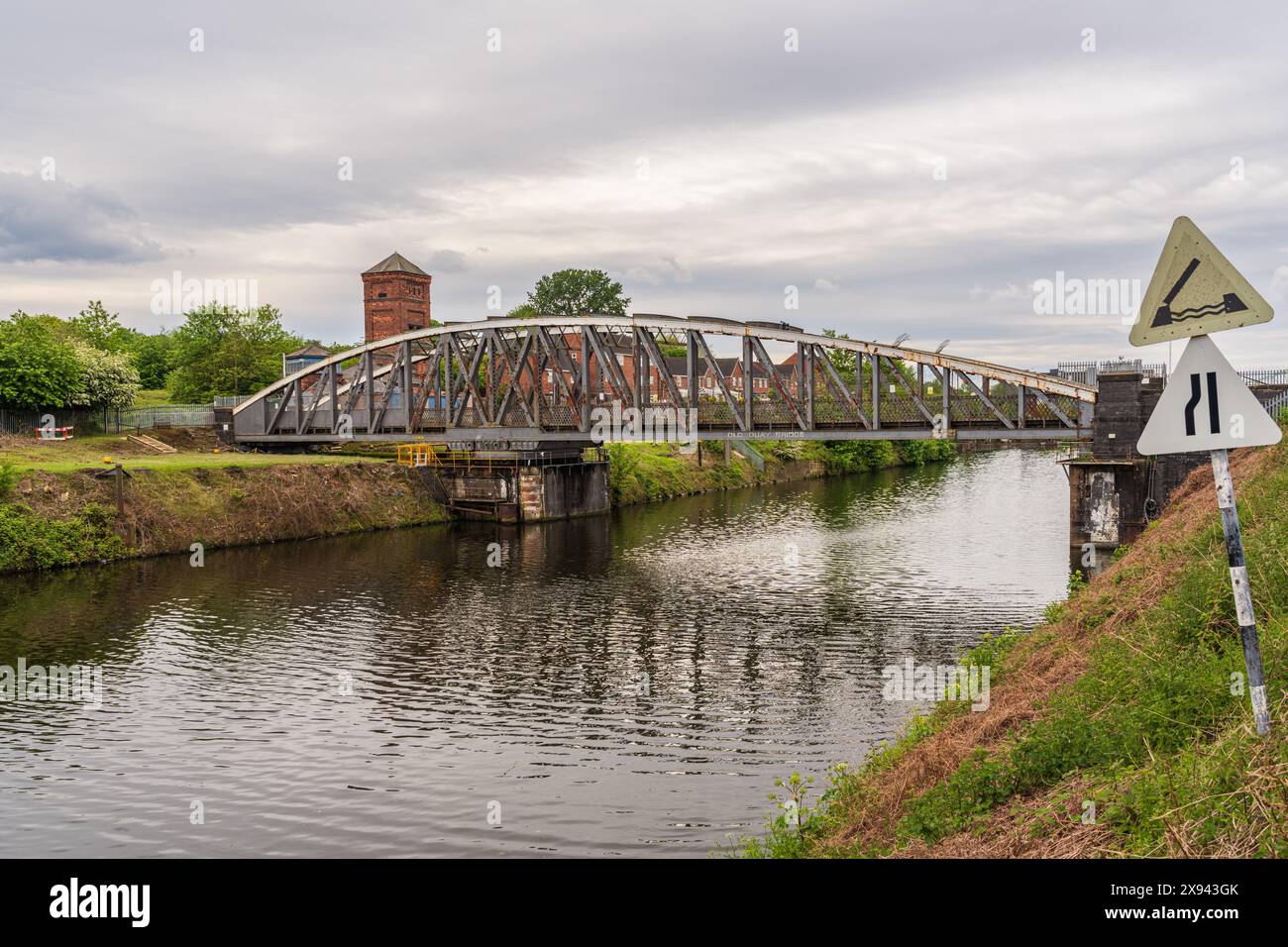 Runcorn, Chesire, England, UK - May 14, 2023: Bridge between Wigg ...