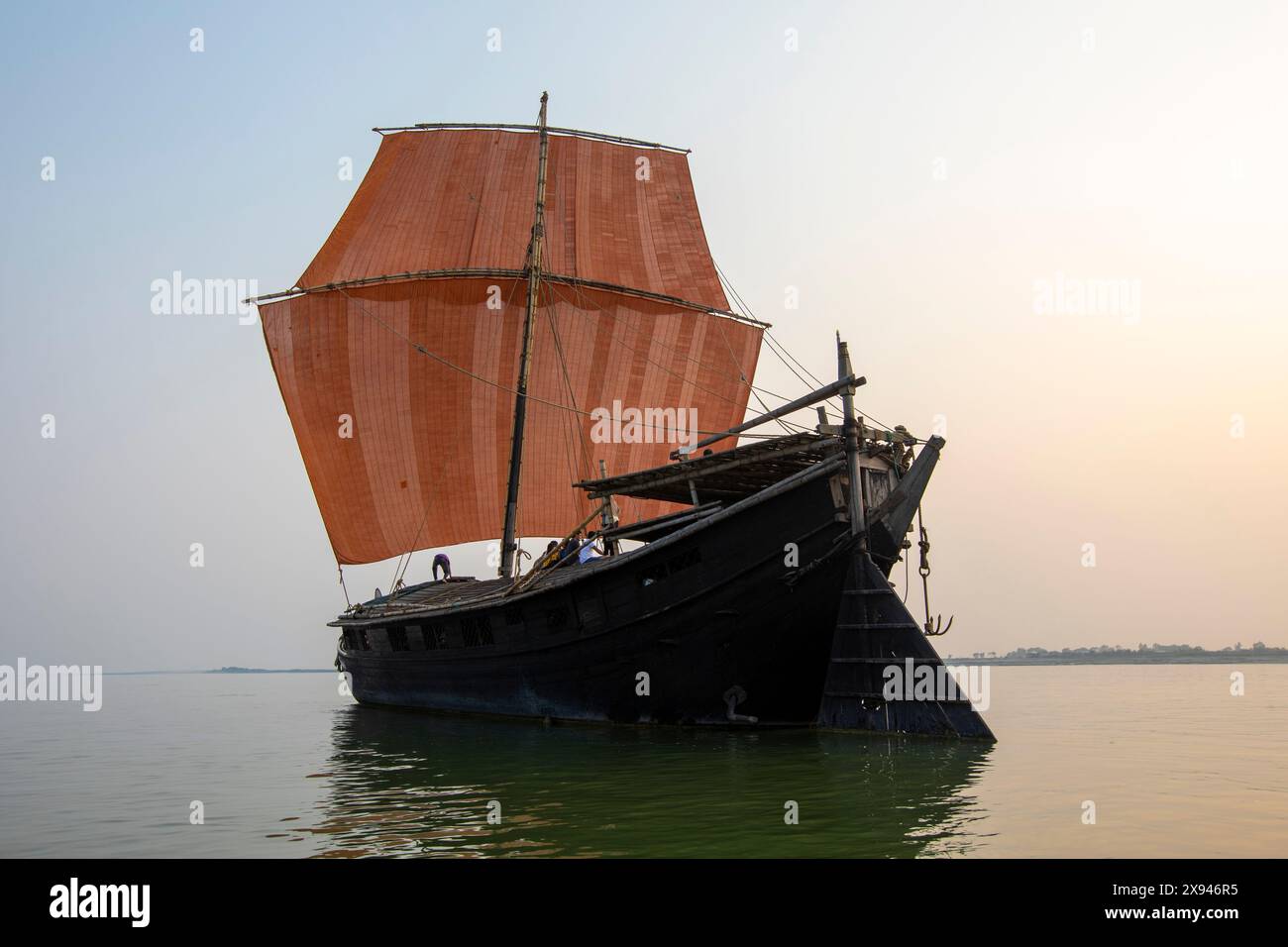 Bangladeshi traditional boat hi-res stock photography and images - Alamy