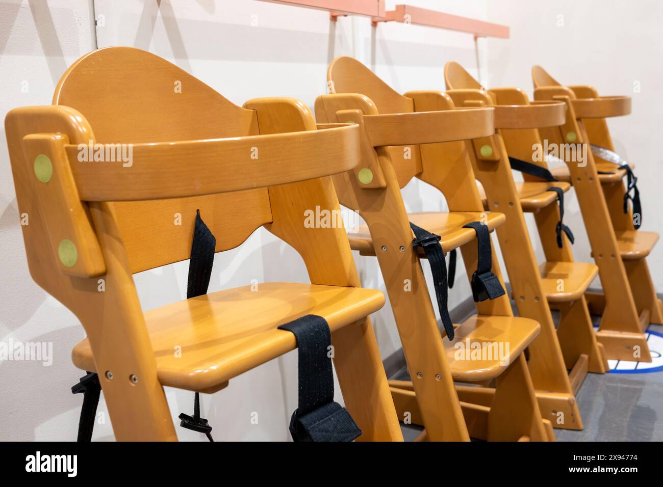 Restaurant wooden high chairs for infants and toddlers with safety belt ...