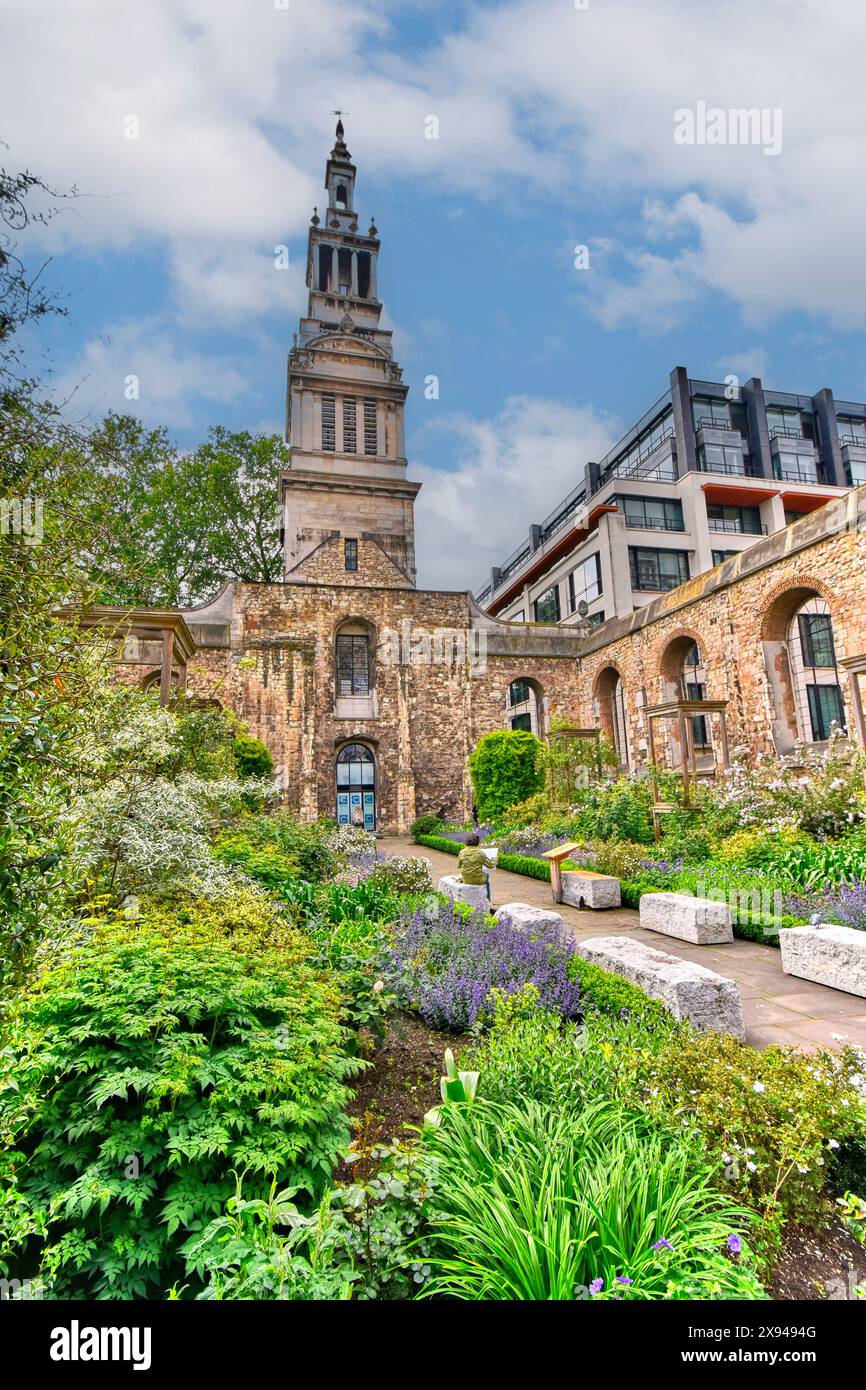 Christchurch Greyfriars Church and Garden London the Wren Tower and ...