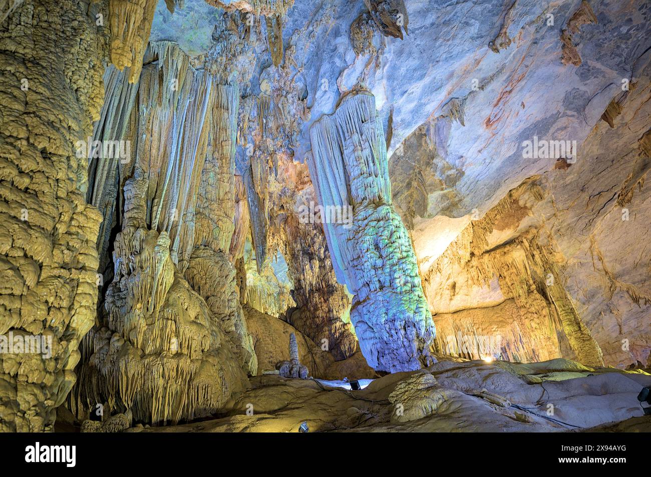 Paradise Cave (Thien Duong Cave) - The Longest Dry Cave in Asia, Phong ...