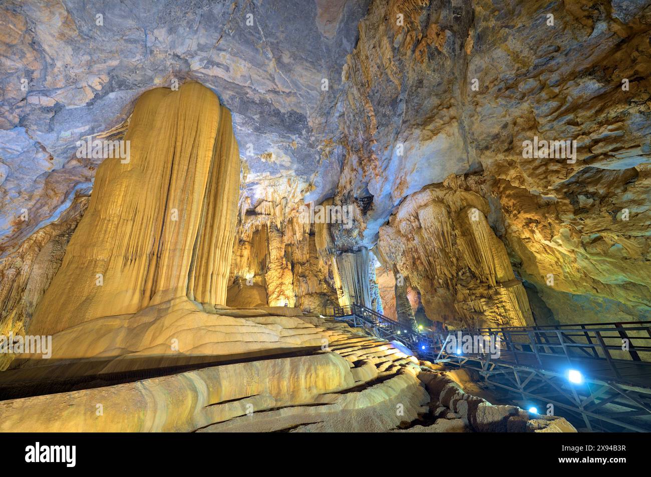 Paradise Cave (Thien Duong Cave) - The Longest Dry Cave in Asia, Phong ...